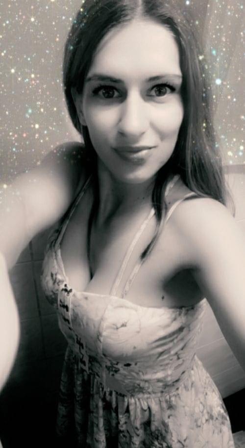 Glamorous | Scrolller