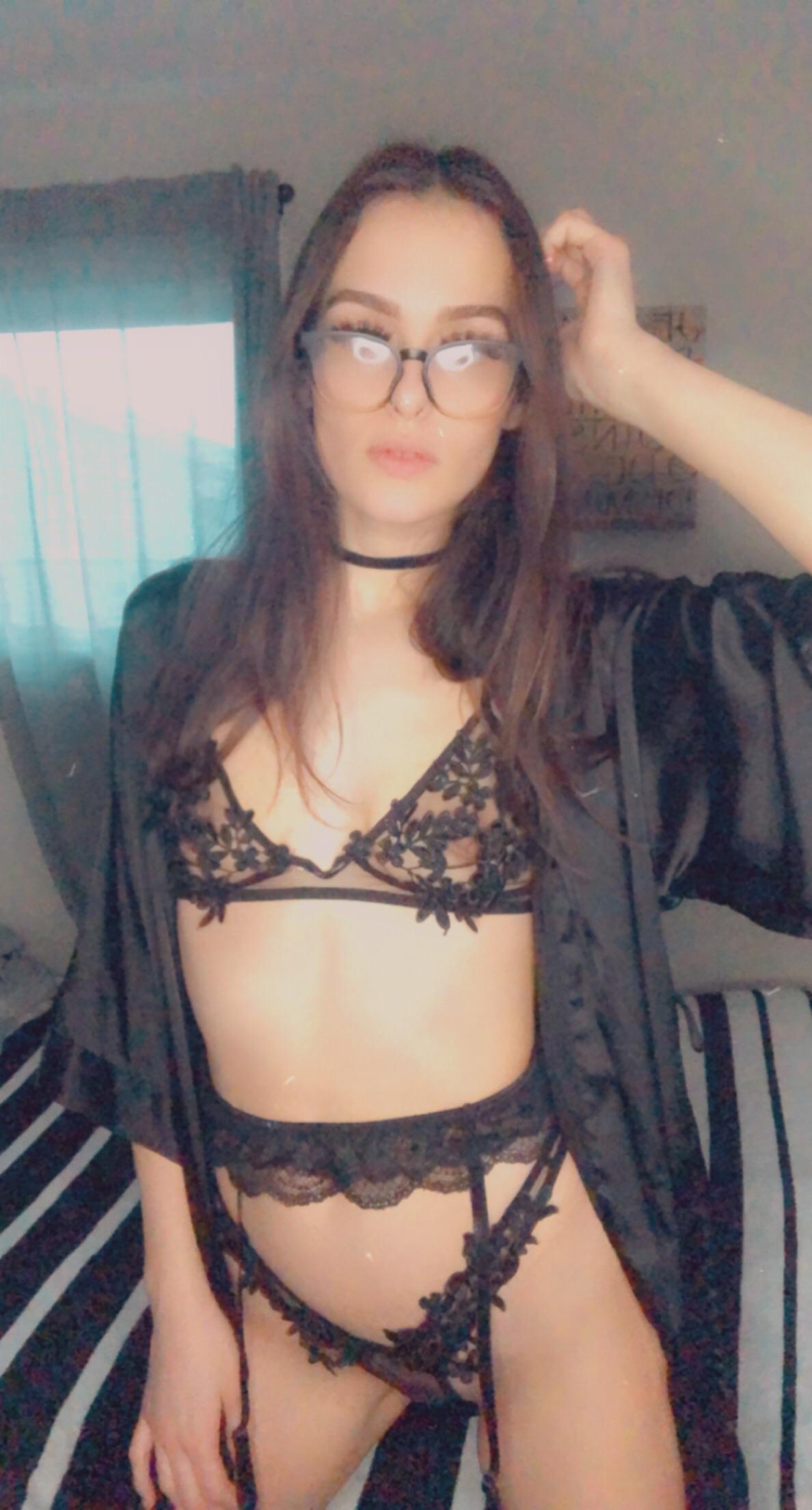 Glasses on or off?🤓 | Scrolller