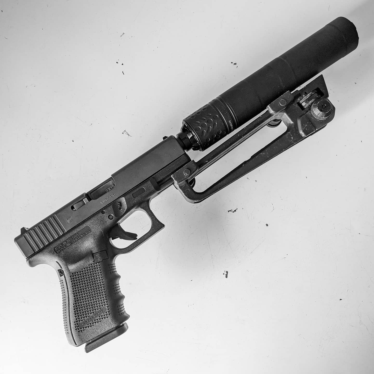 Glock 19 | Scrolller