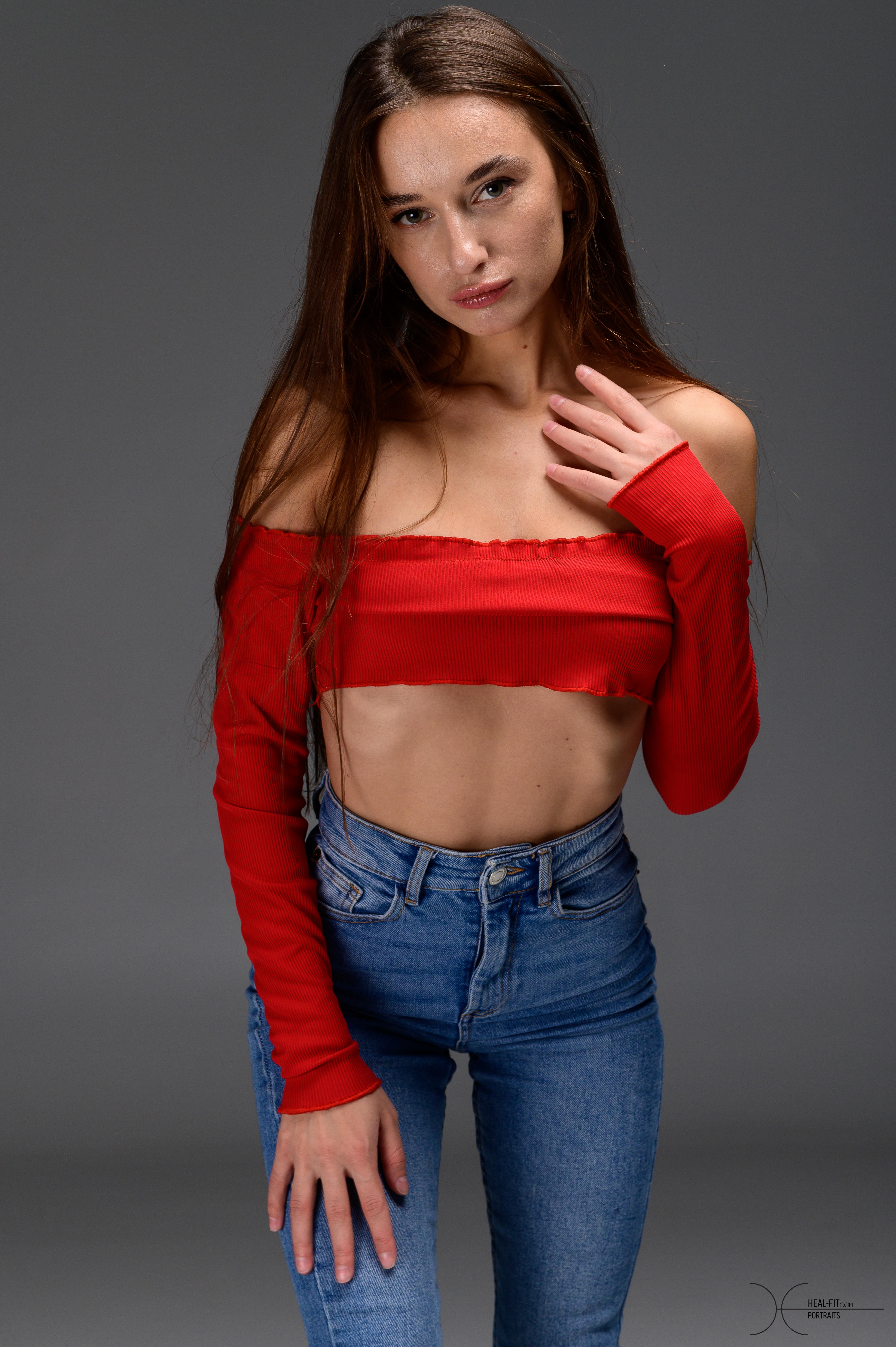 Gloria Sol | Scrolller