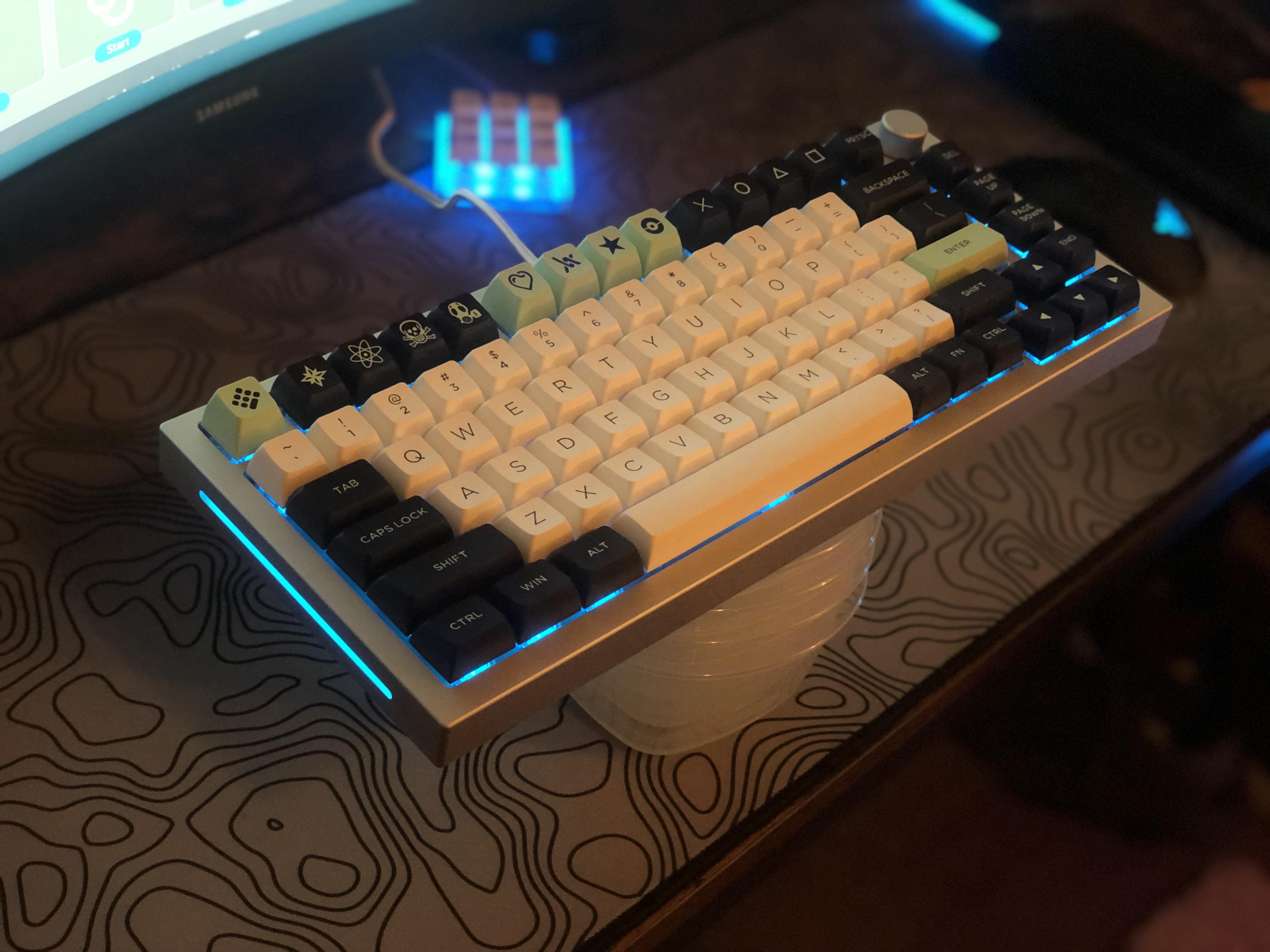 Gmmk pro with OSA Mustard caps. | Scrolller