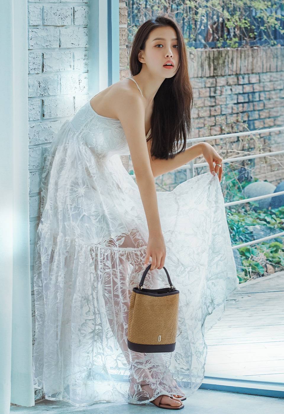 Go Min Si | Scrolller