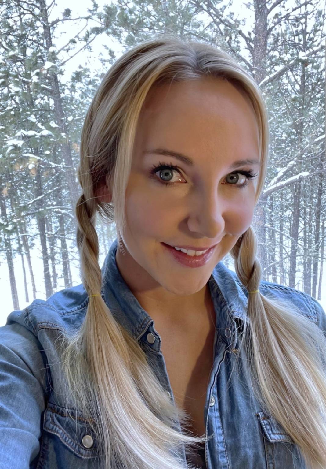 God dammit! Shes hot! | Scrolller