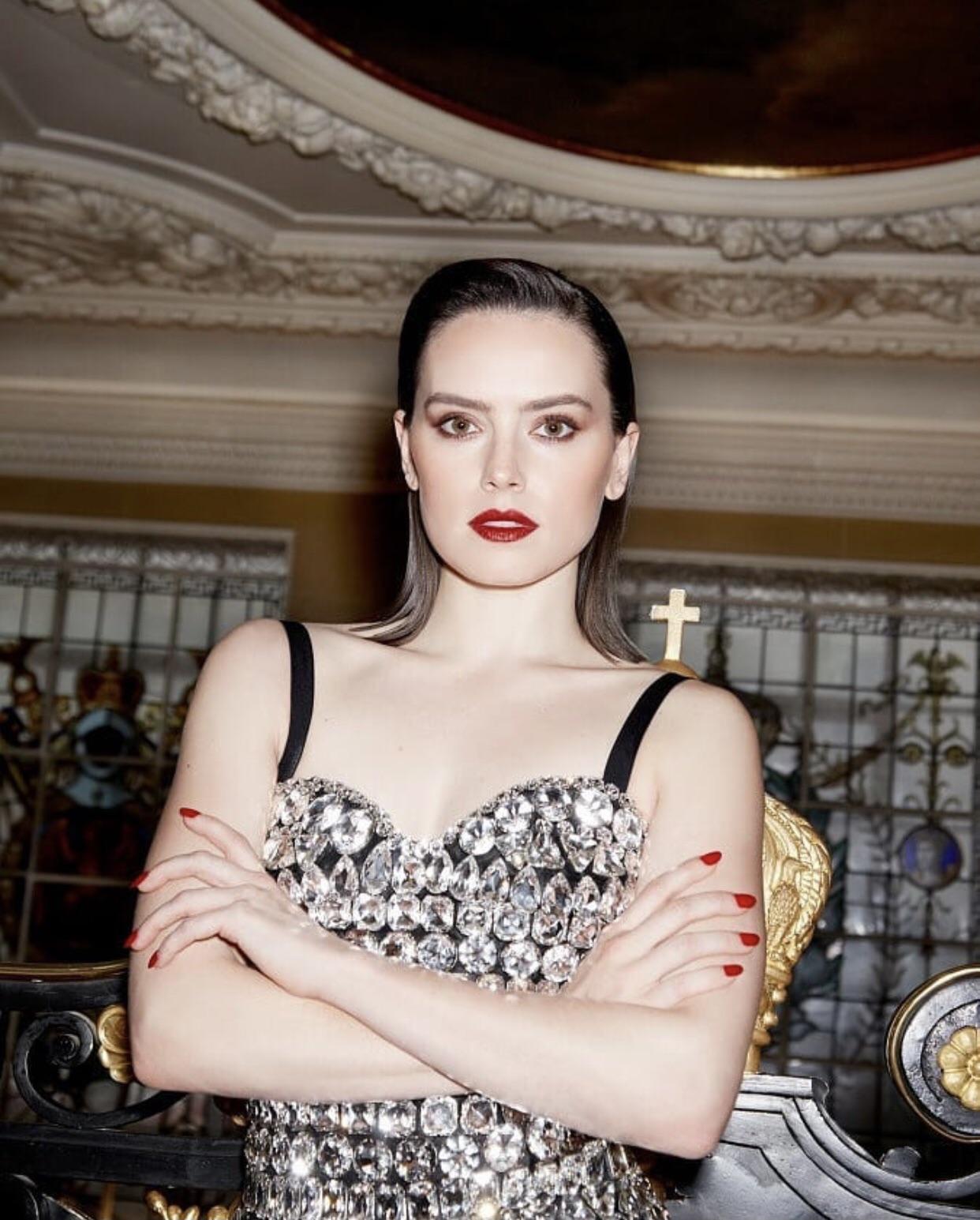 Goddess Daisy | Scrolller