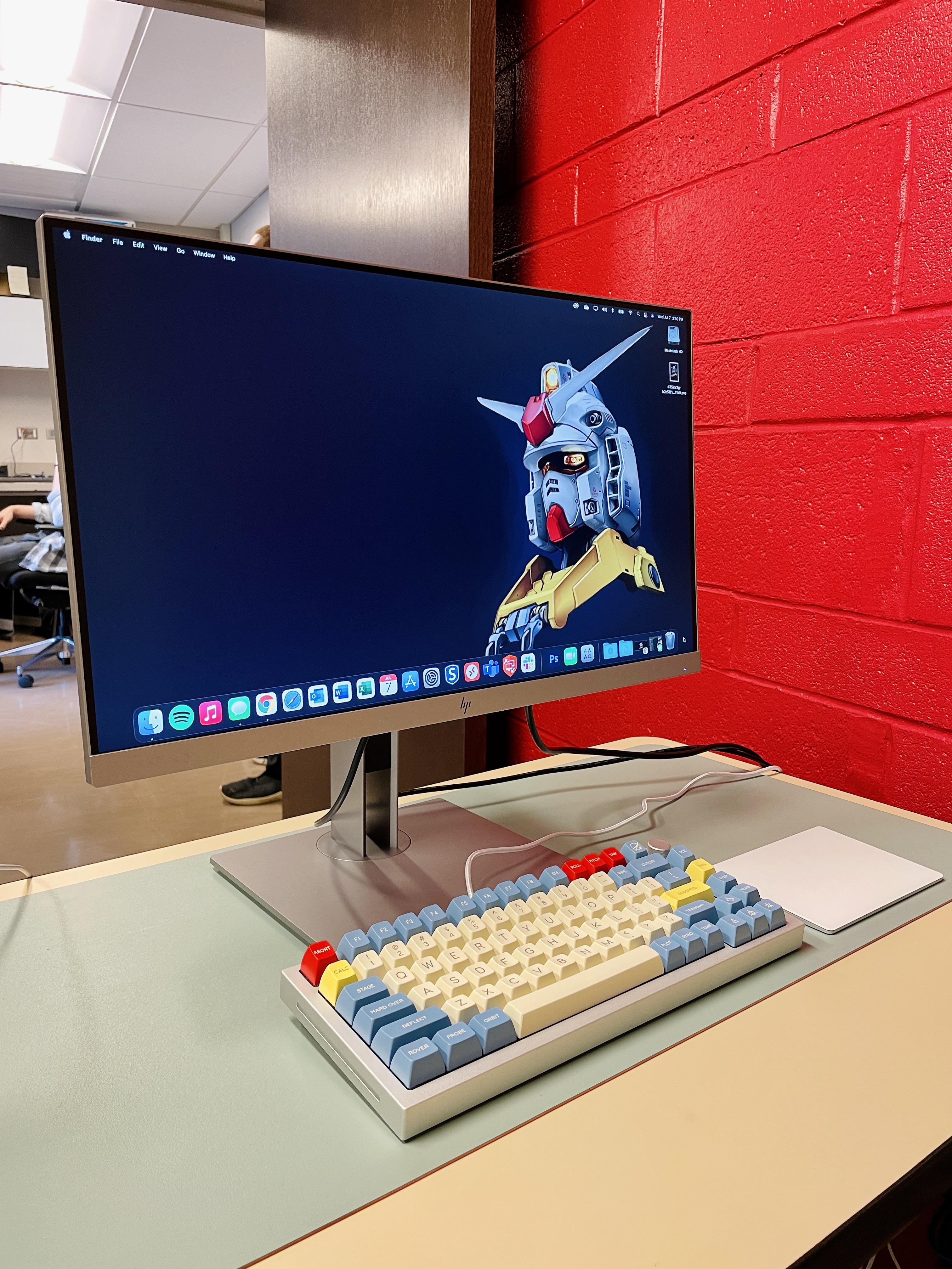 Godspeed Apollo Gundam GMMK Pro | Scrolller