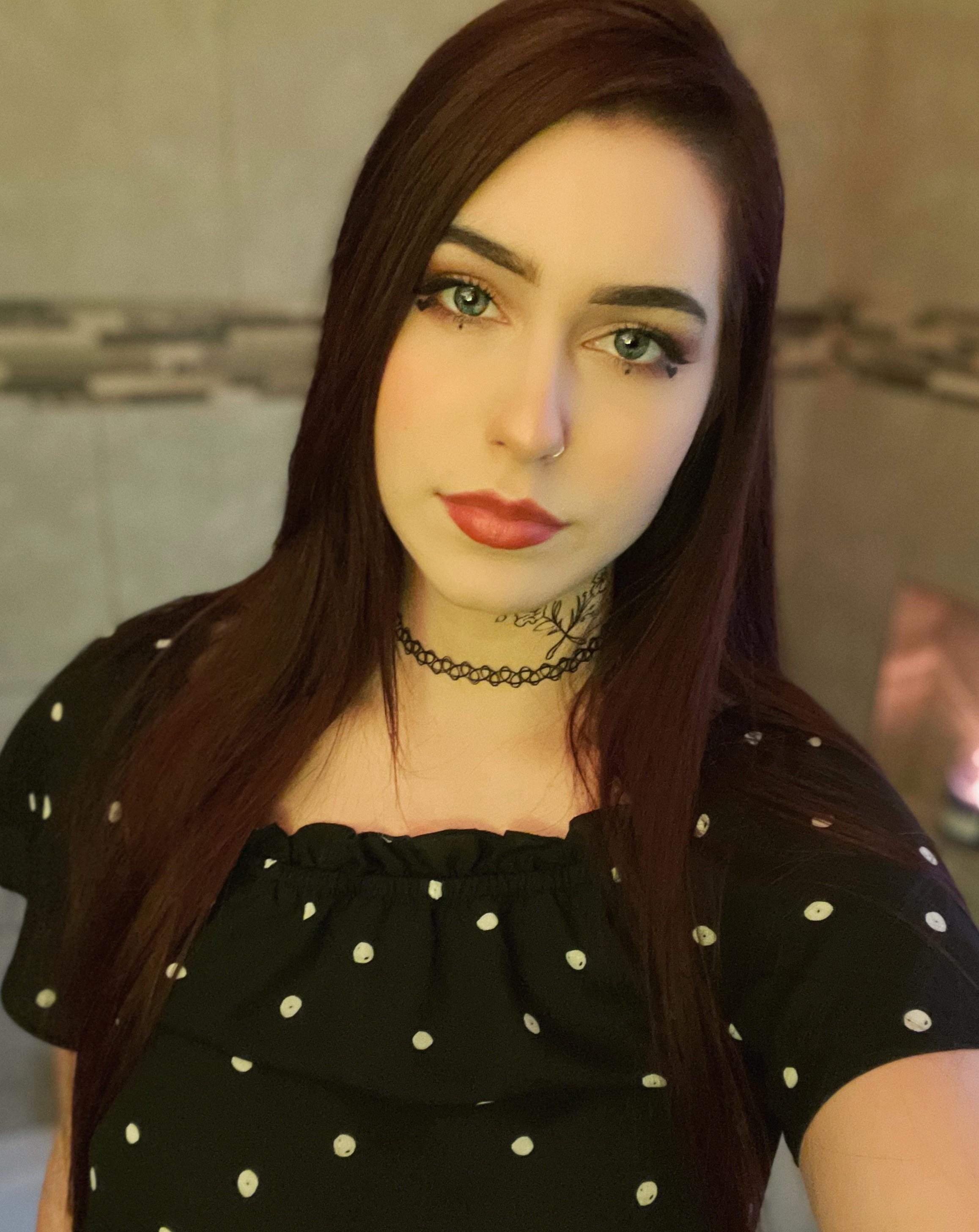 Going out for drinks. 🖤 | Scrolller