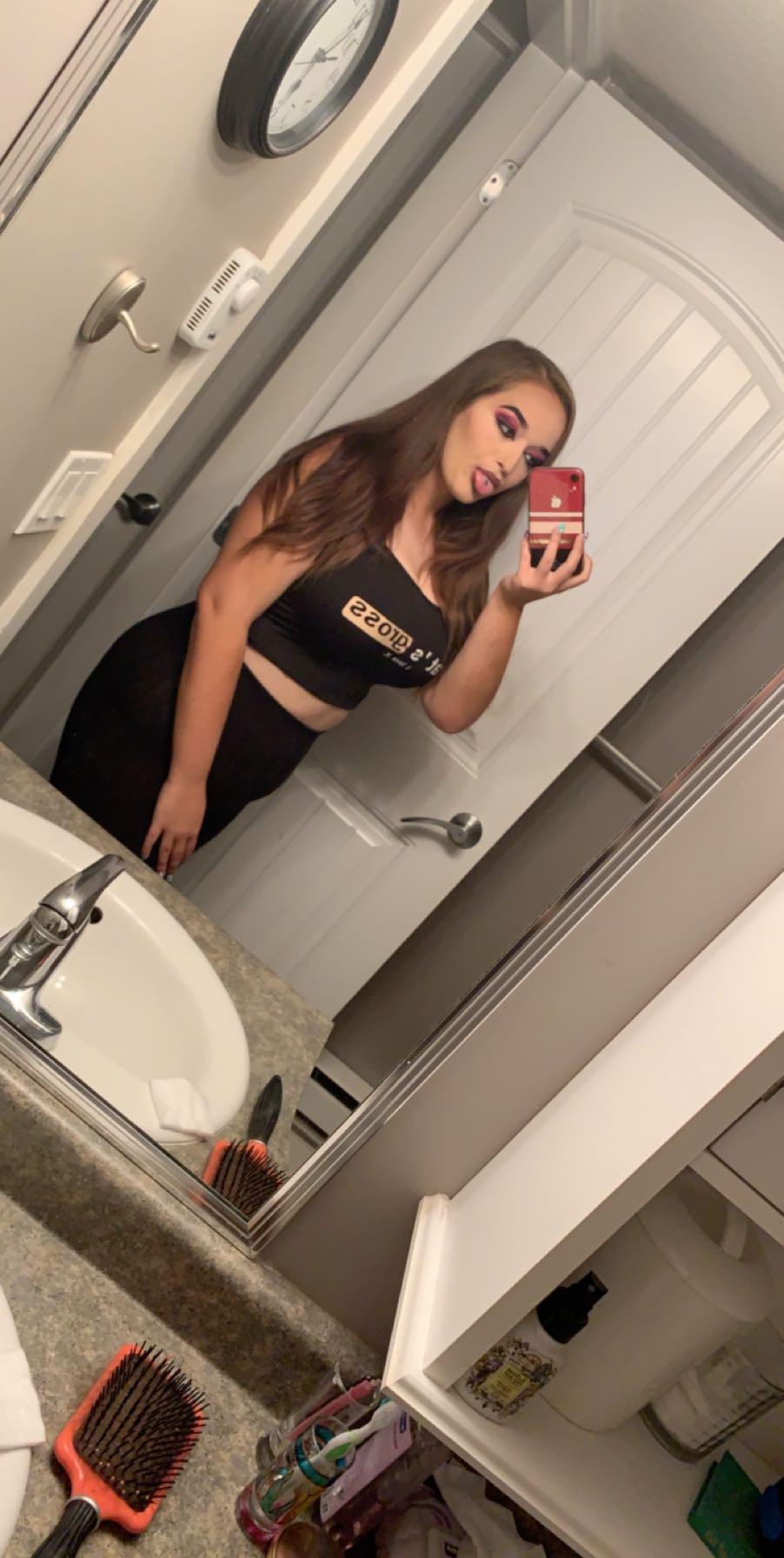 going out of my comfort zone with a mirror selfie 🙃 | Scrolller