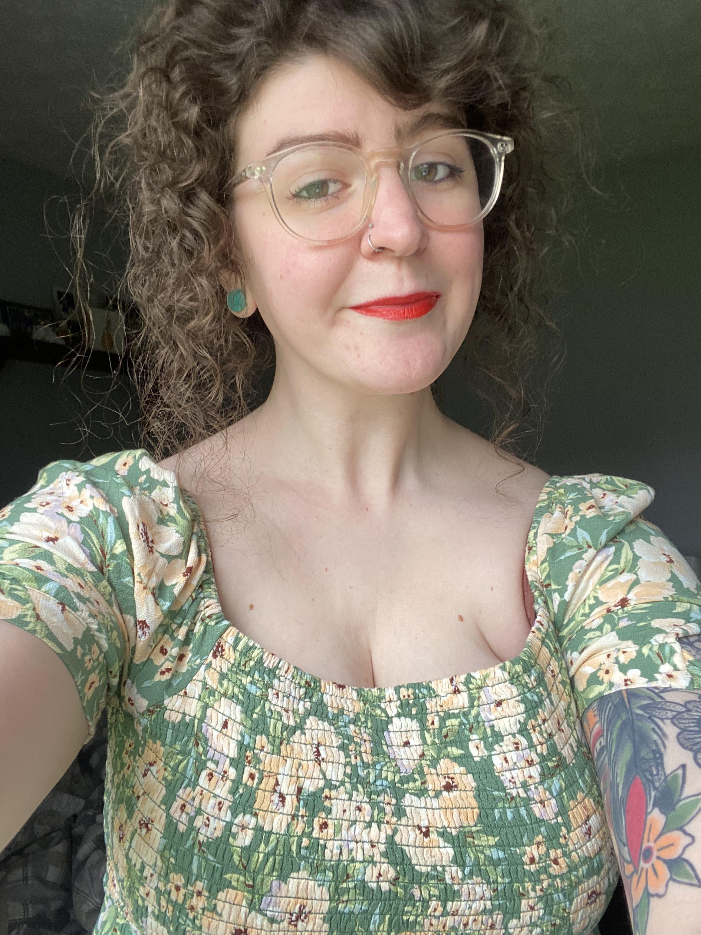 Going to a wedding [29f] | Scrolller