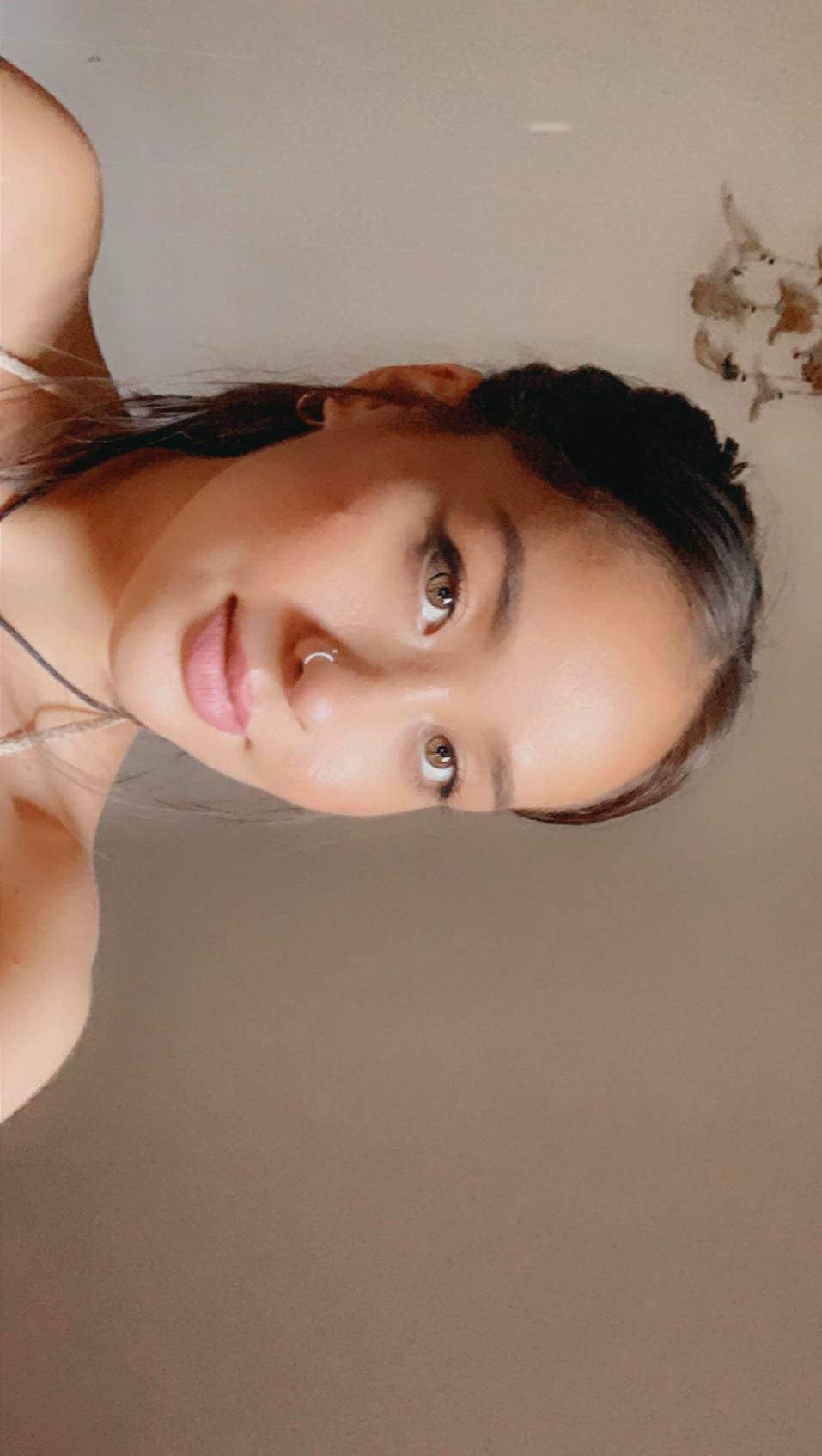 golden (f25) | Scrolller