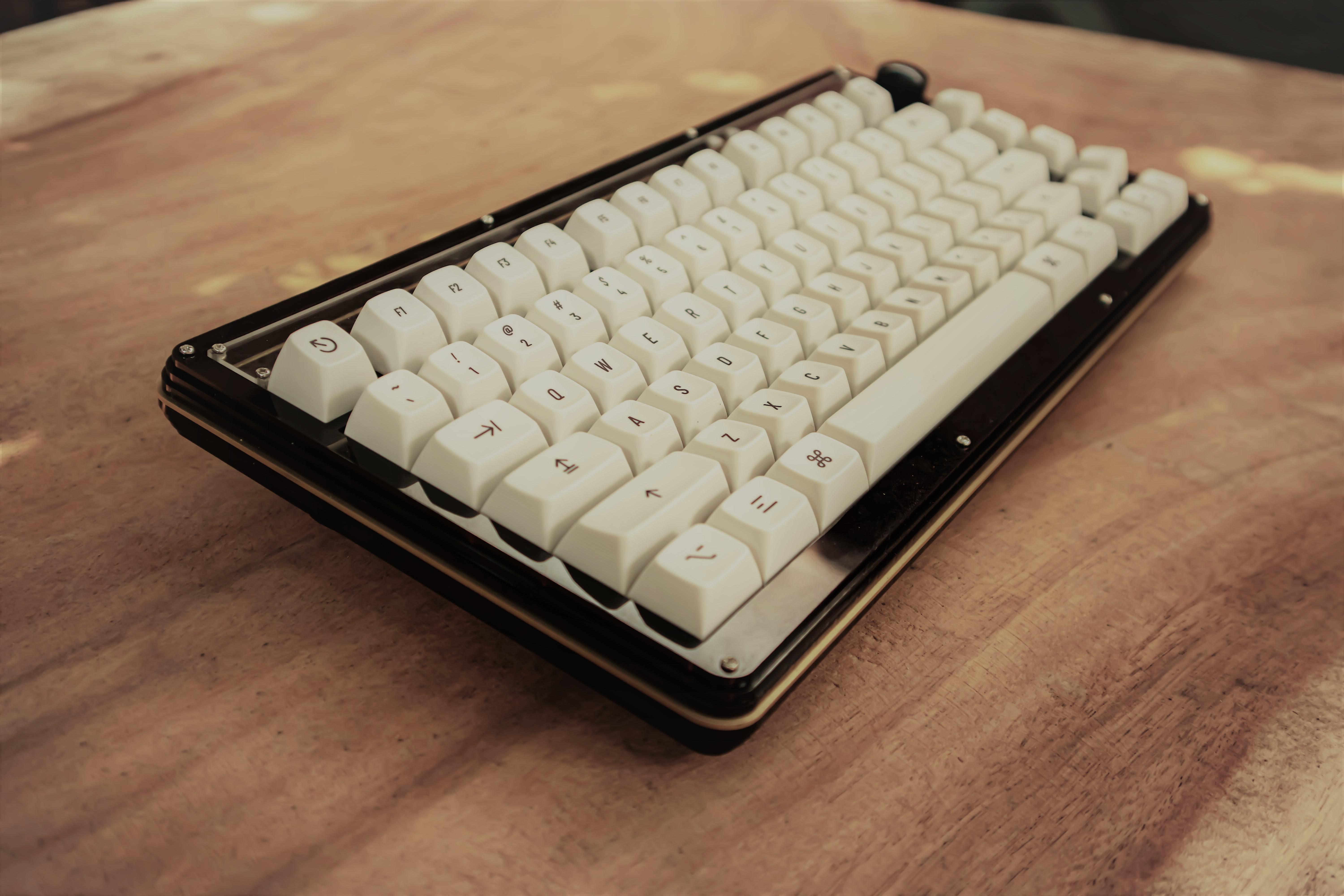 Gone art deco - custom keeb by RMI-KB | Scrolller