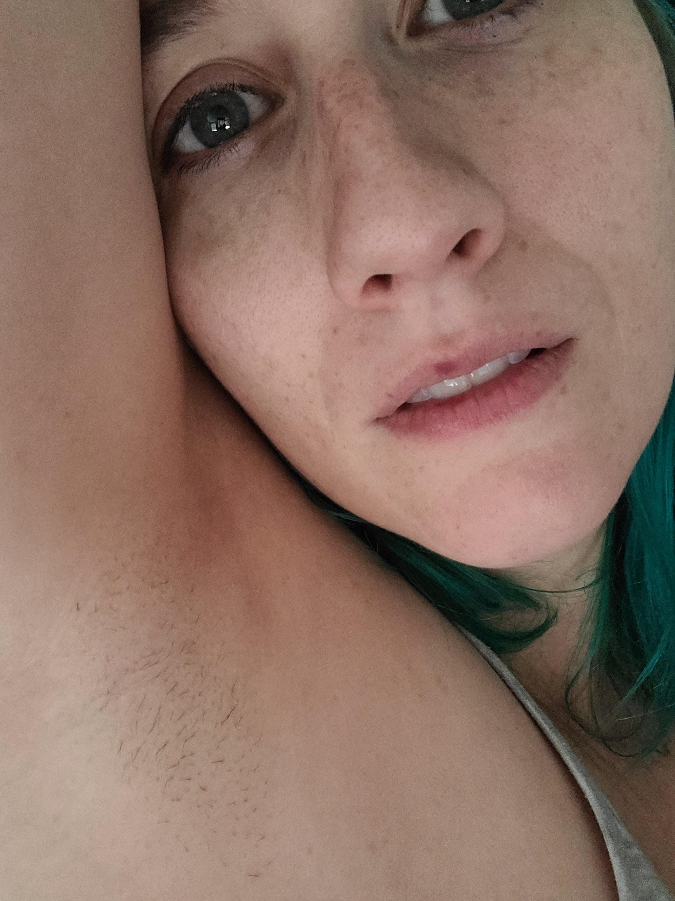 Good morning! Here's a one week no shaving update ;) | Scrolller