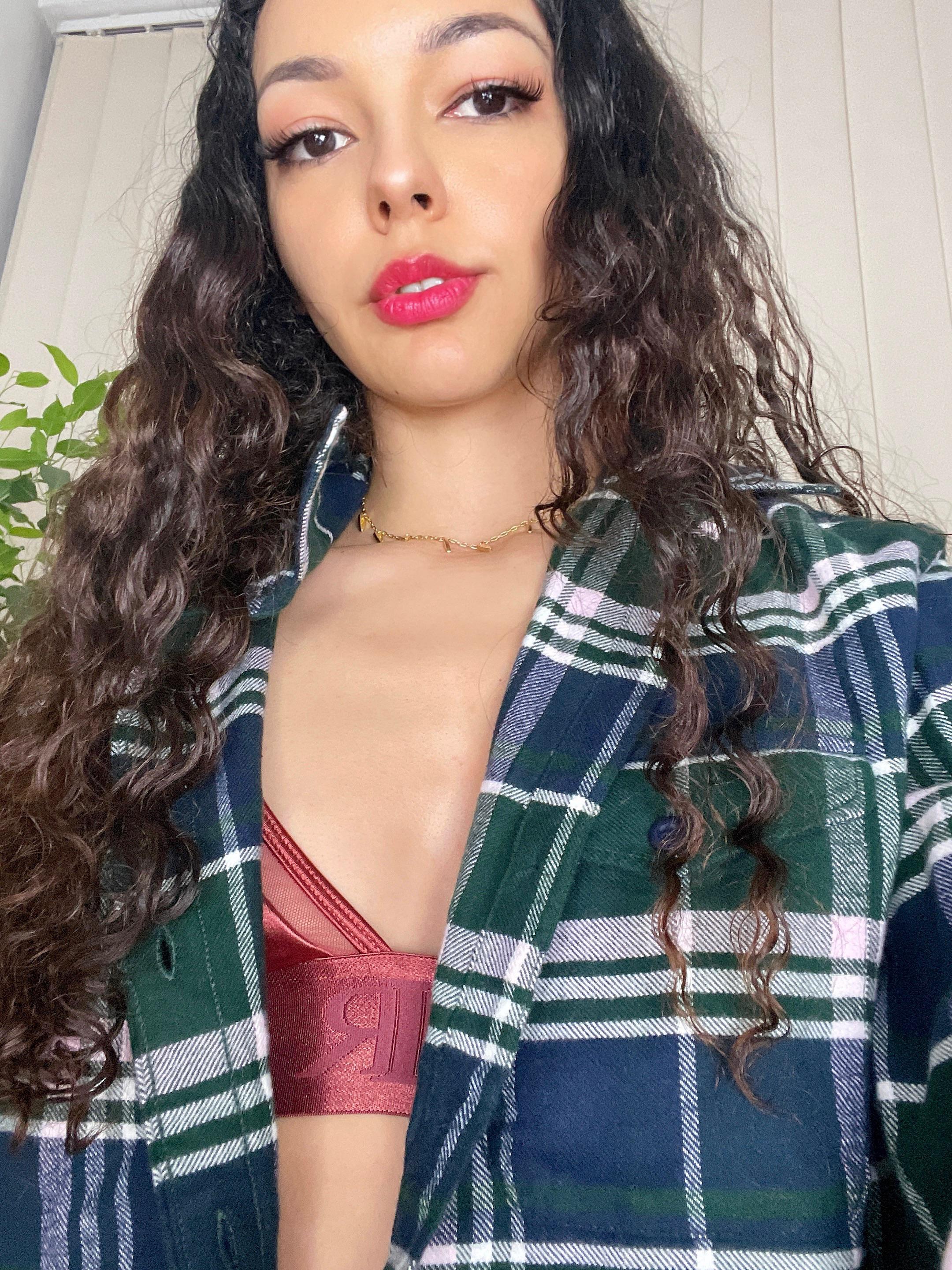 Good morning! White British x Black Caribbean 🇬🇧🇯🇲 | Scrolller