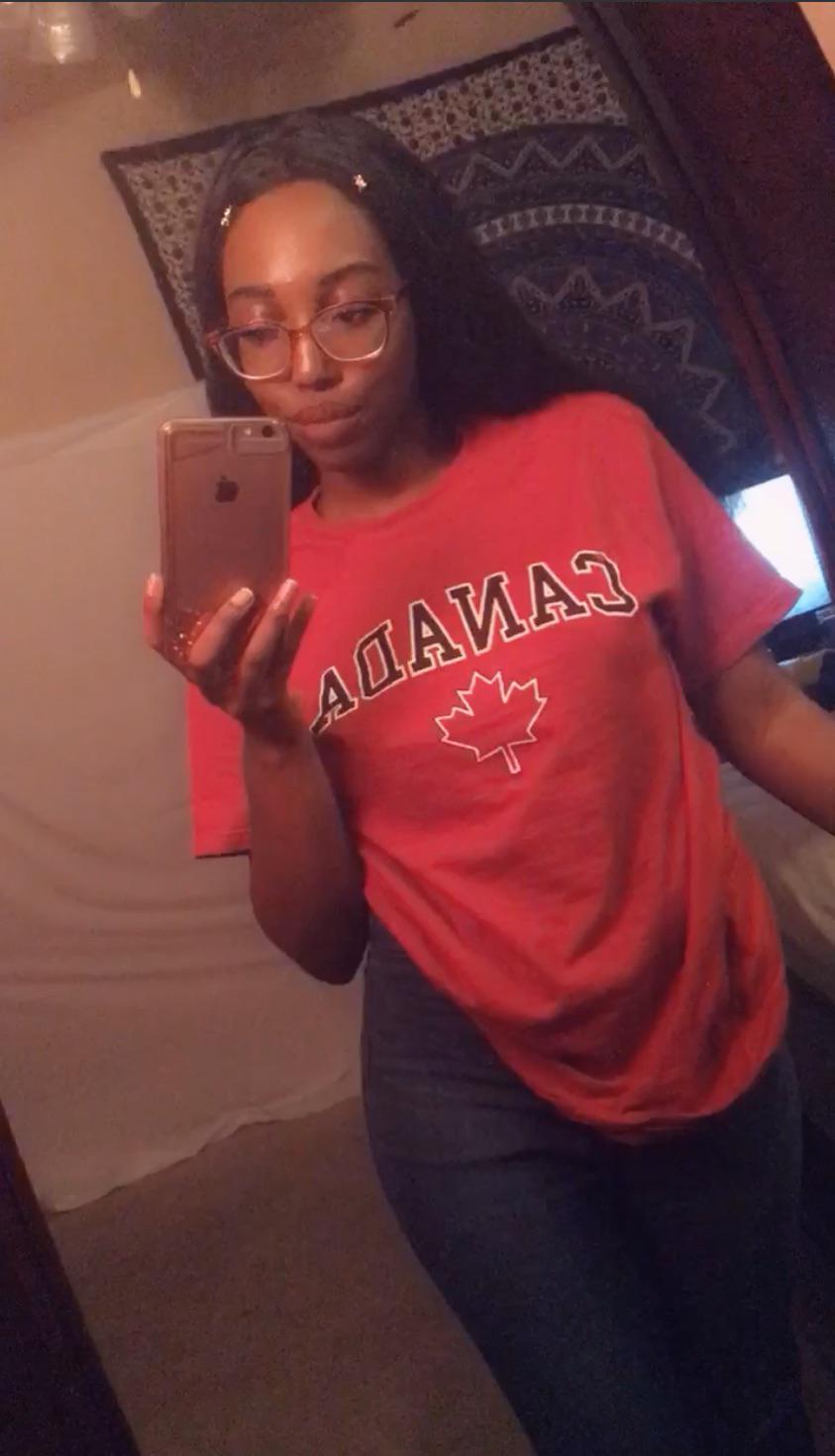 Just a mirror selfie before bed 😊 | Scrolller