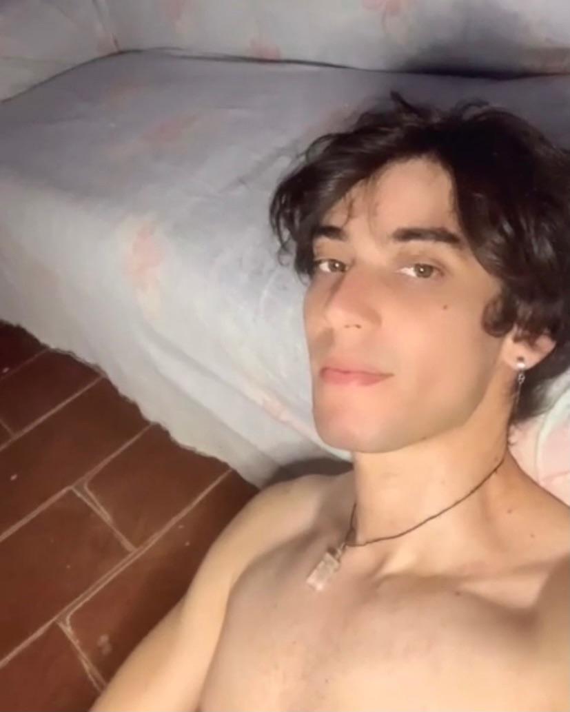 Goodnight bros :) | Scrolller