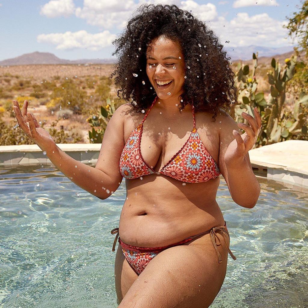 gorgeos thick black amazon in bikini | Scrolller