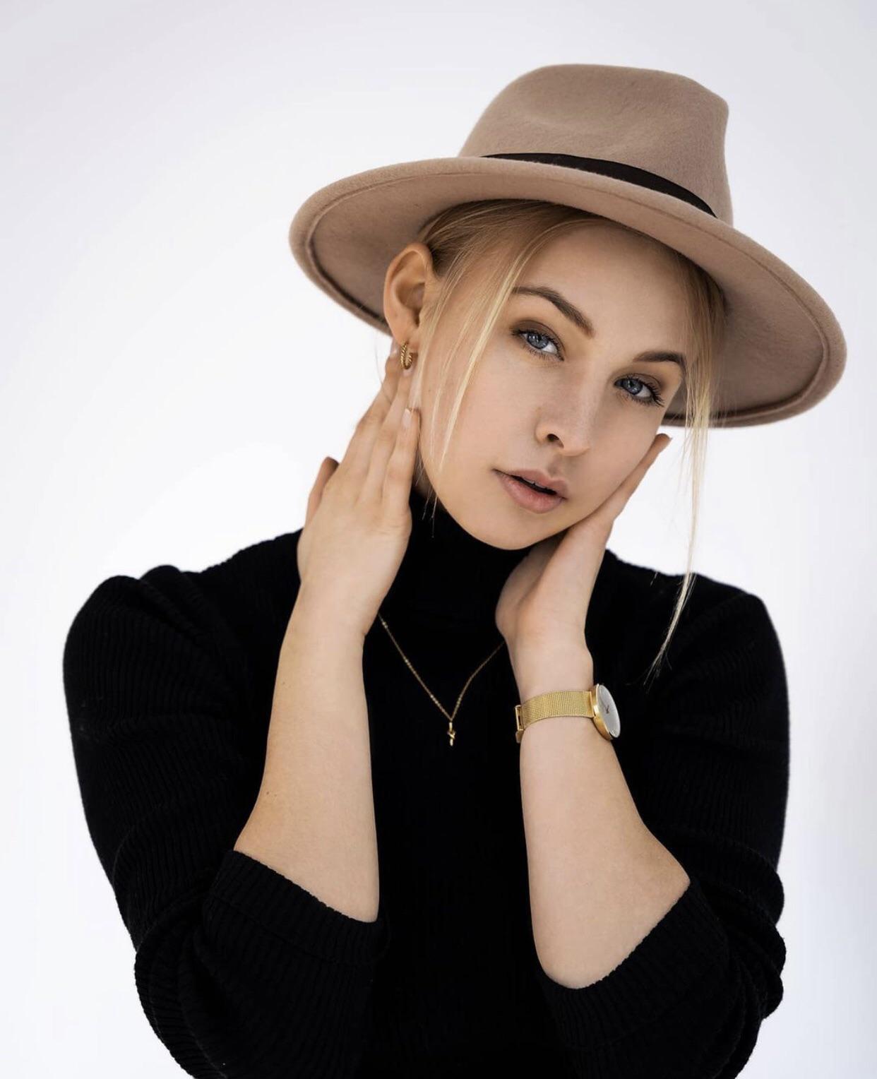 Gorgeous Emily | Scrolller