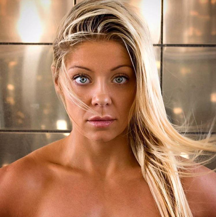 Gorgeous Mia Sand | Scrolller