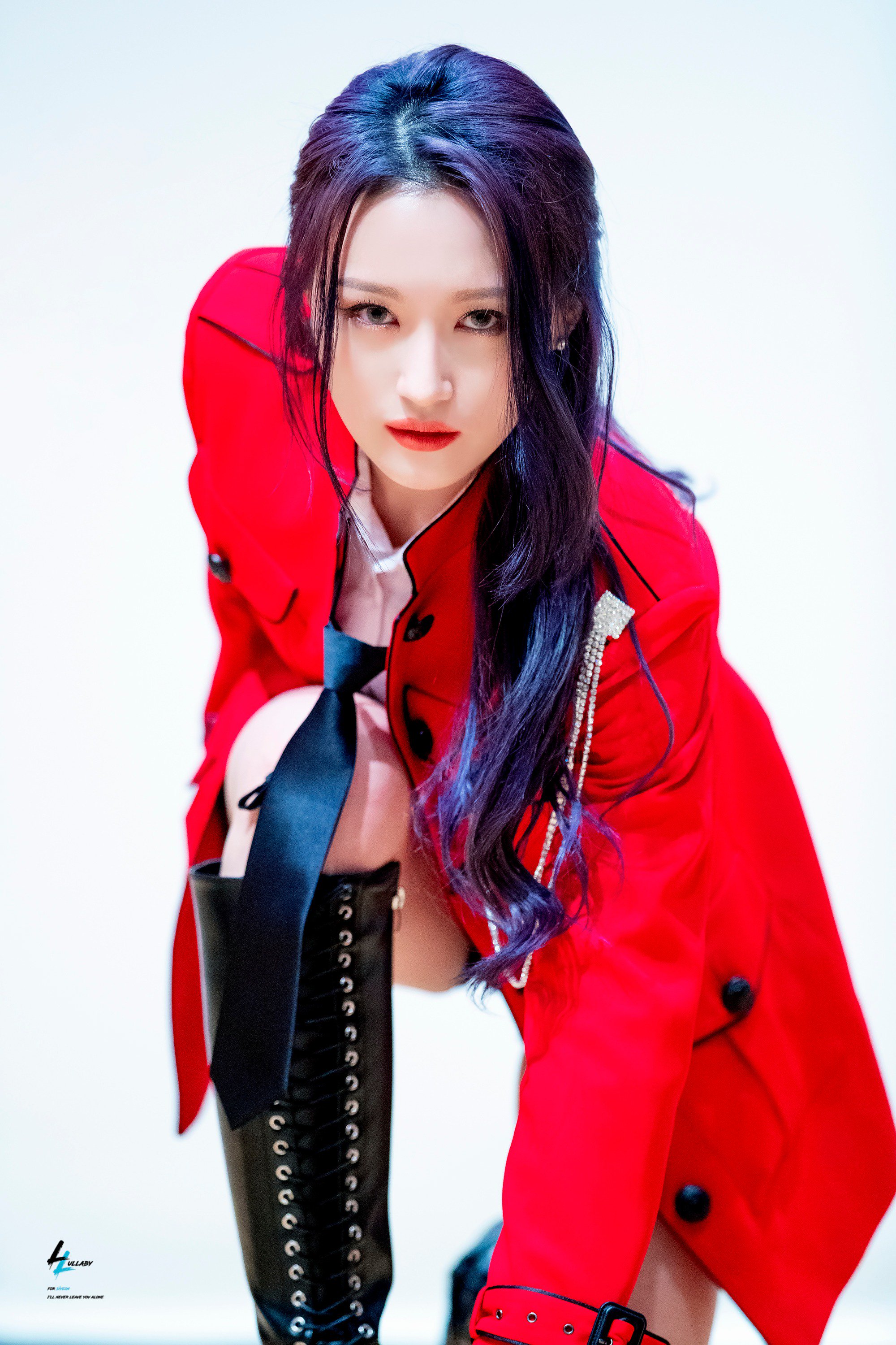 Gorgeous Siyeon! | Scrolller