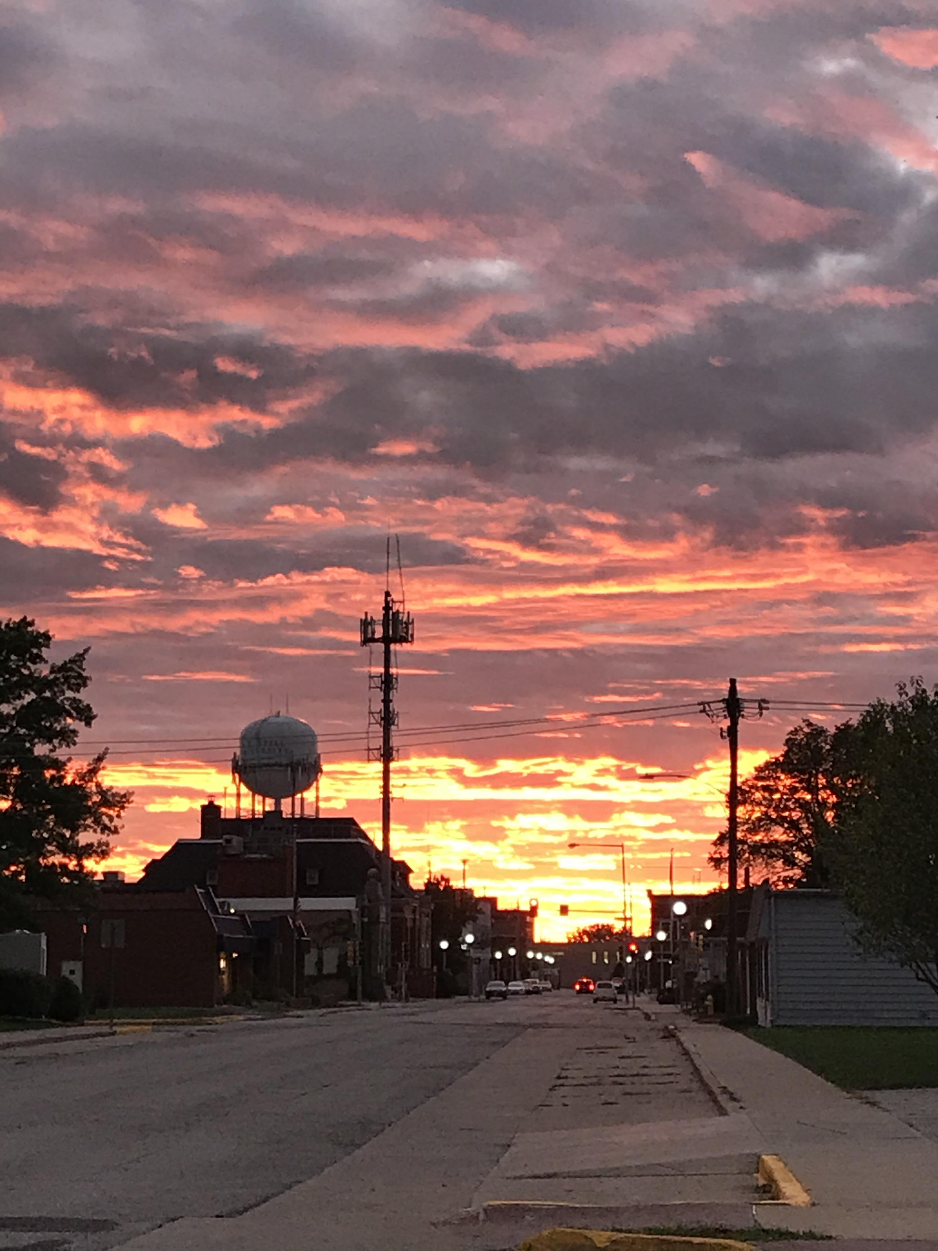 Gorgeous sunset happening right now | Scrolller