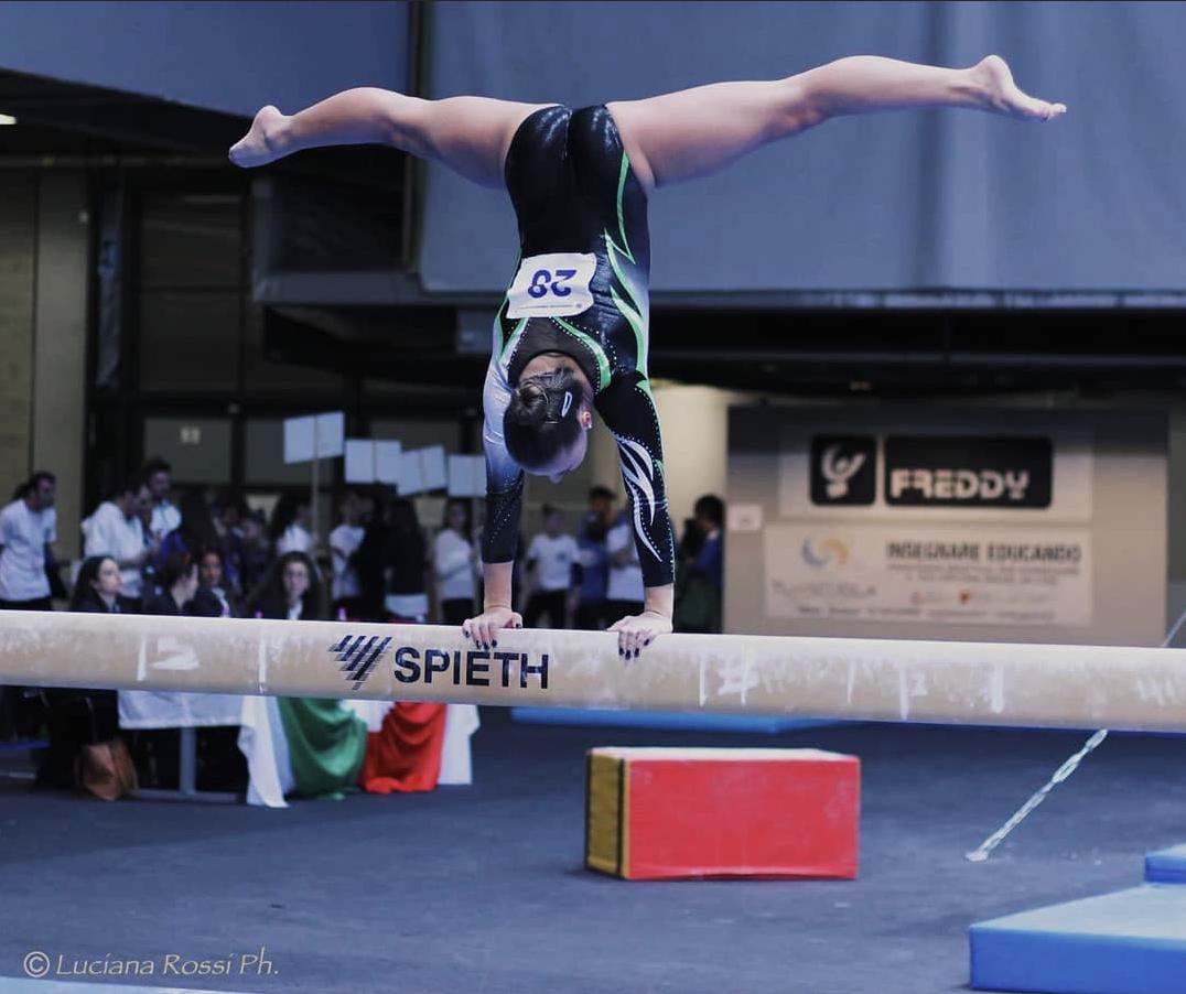 Great form, love the strong legs | Scrolller