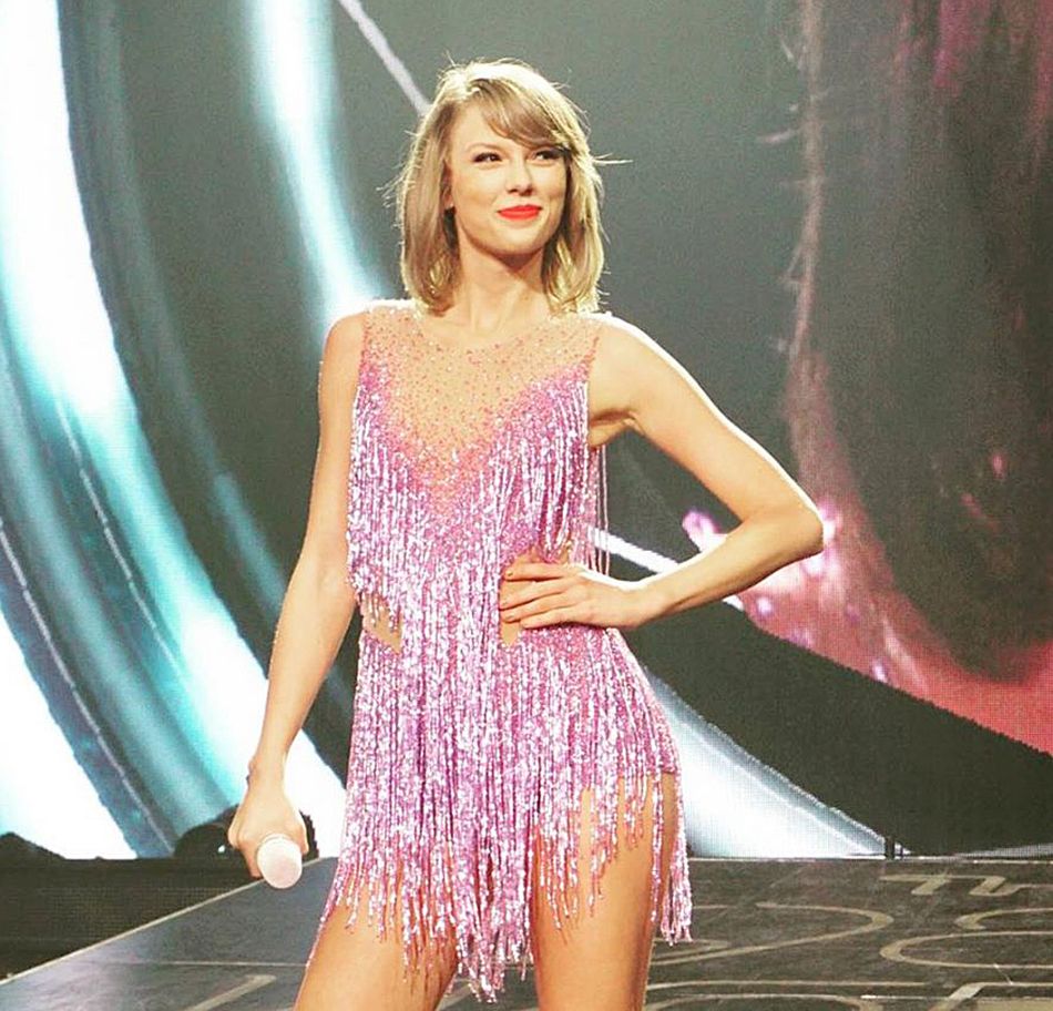 Great pose | Scrolller