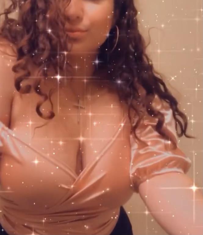 greek slut | Scrolller