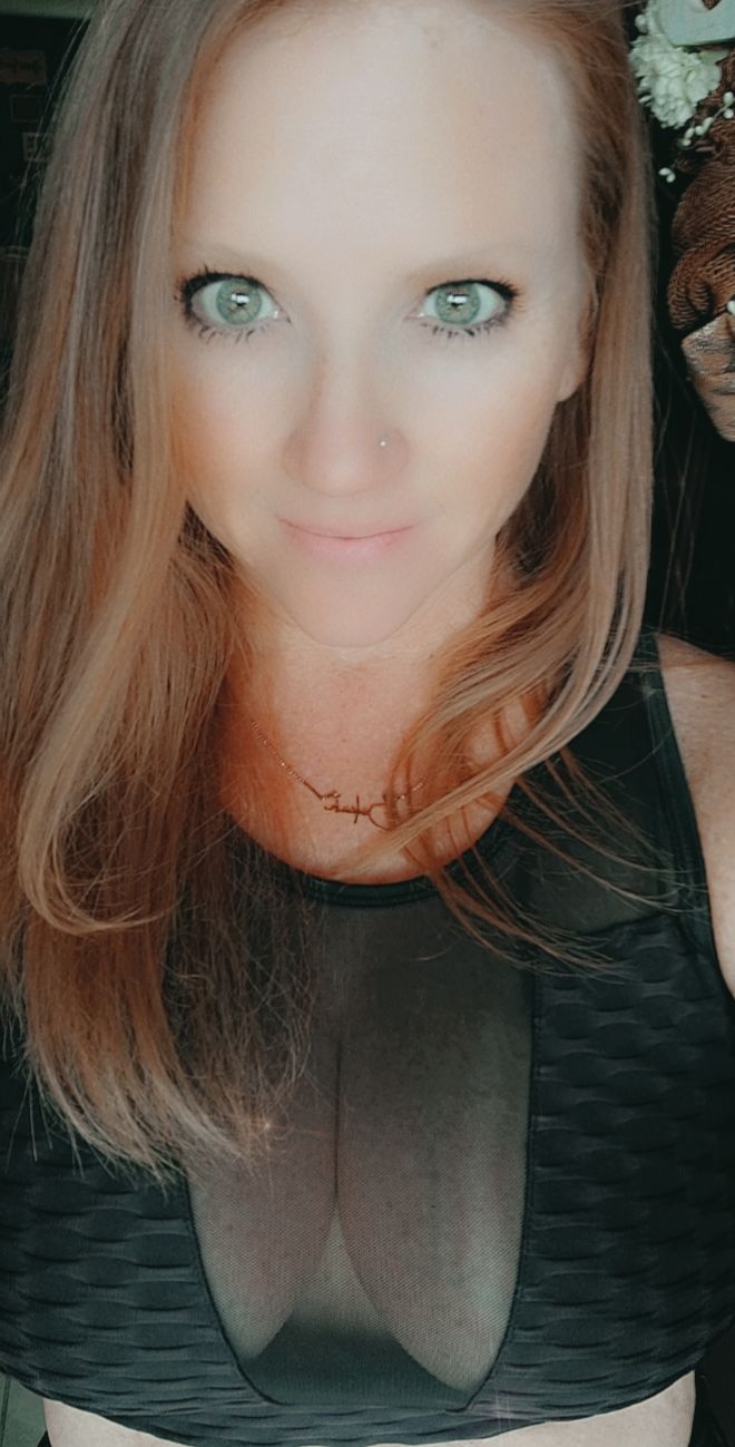 Green eyes for the win! | Scrolller