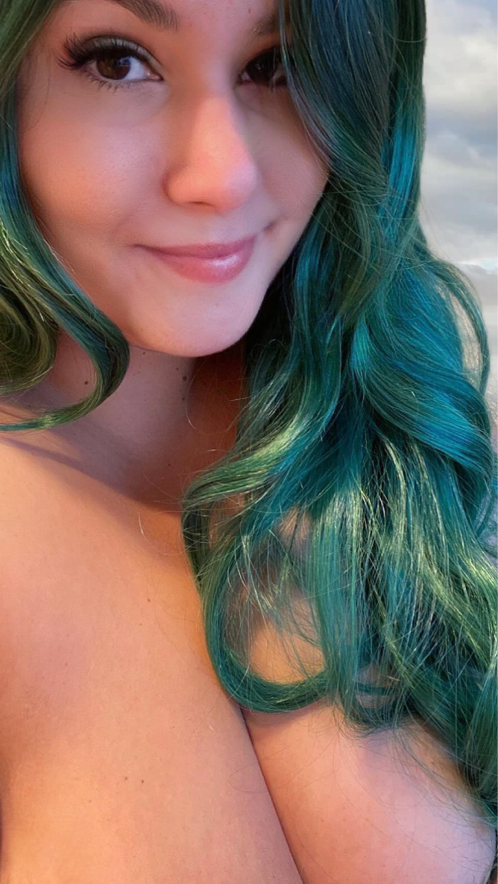 Green-haired realm travelor. Come explore with me | Scrolller