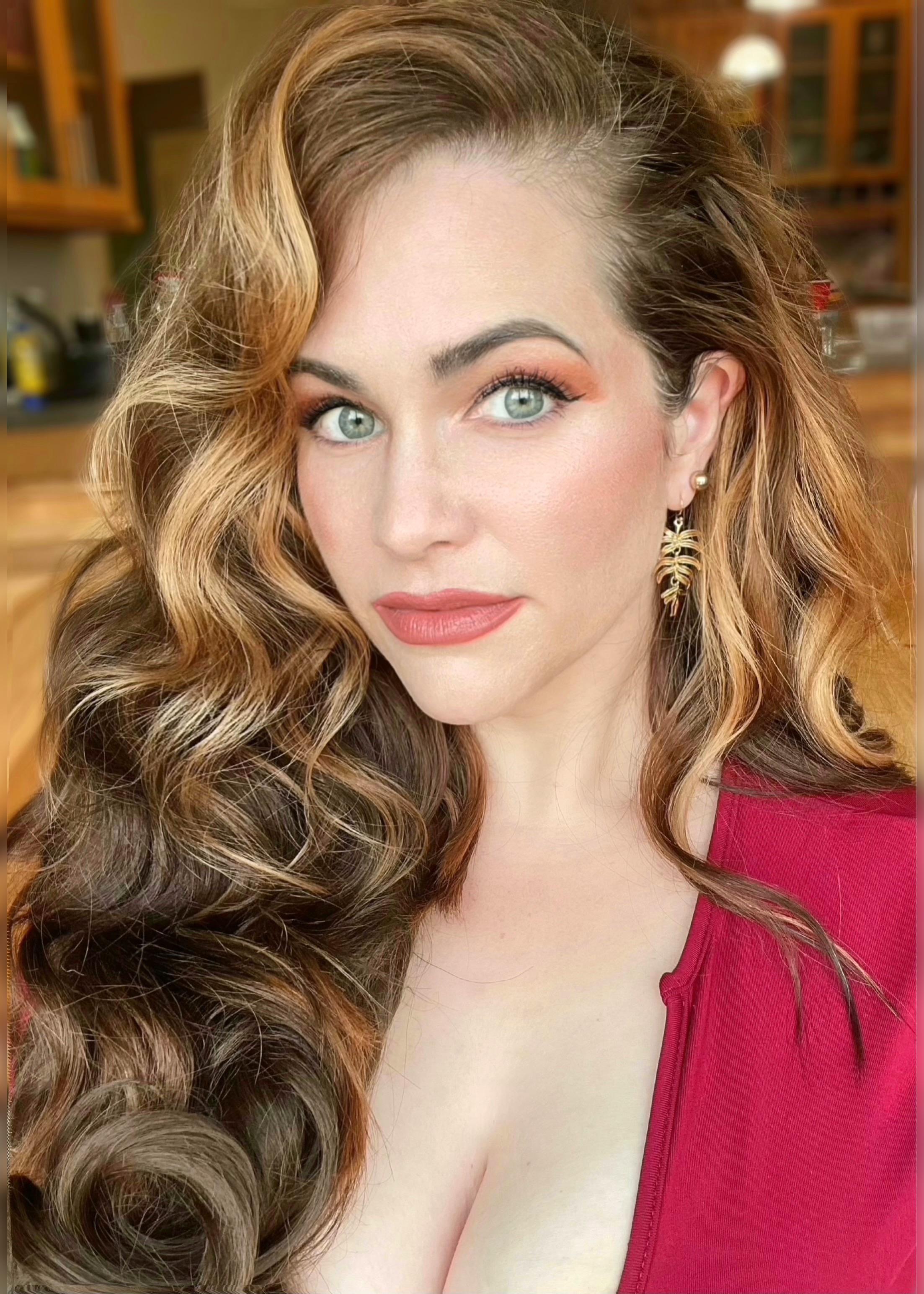 Green 👀 in natural light | Scrolller