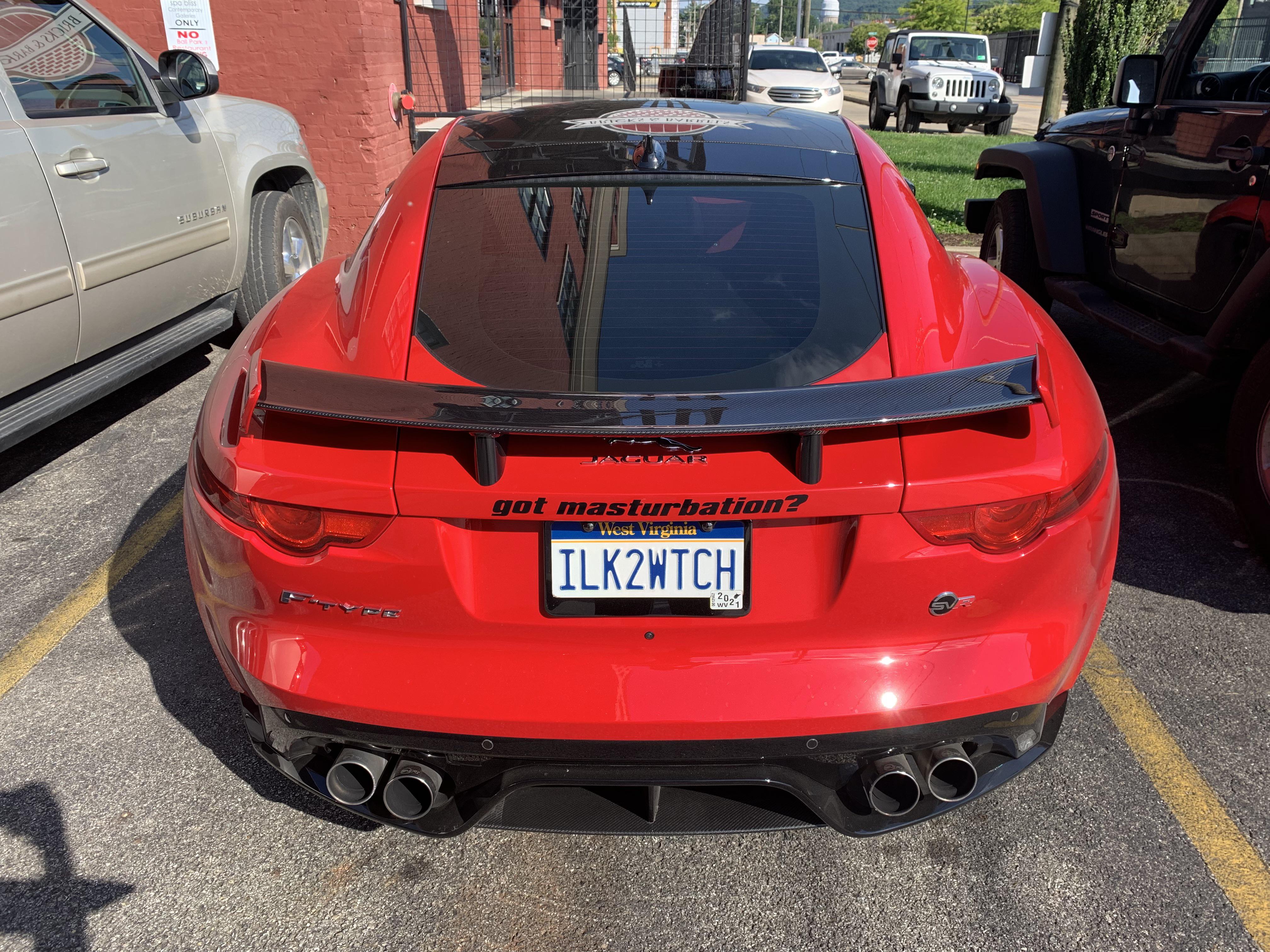 Gripping voyeur | Scrolller