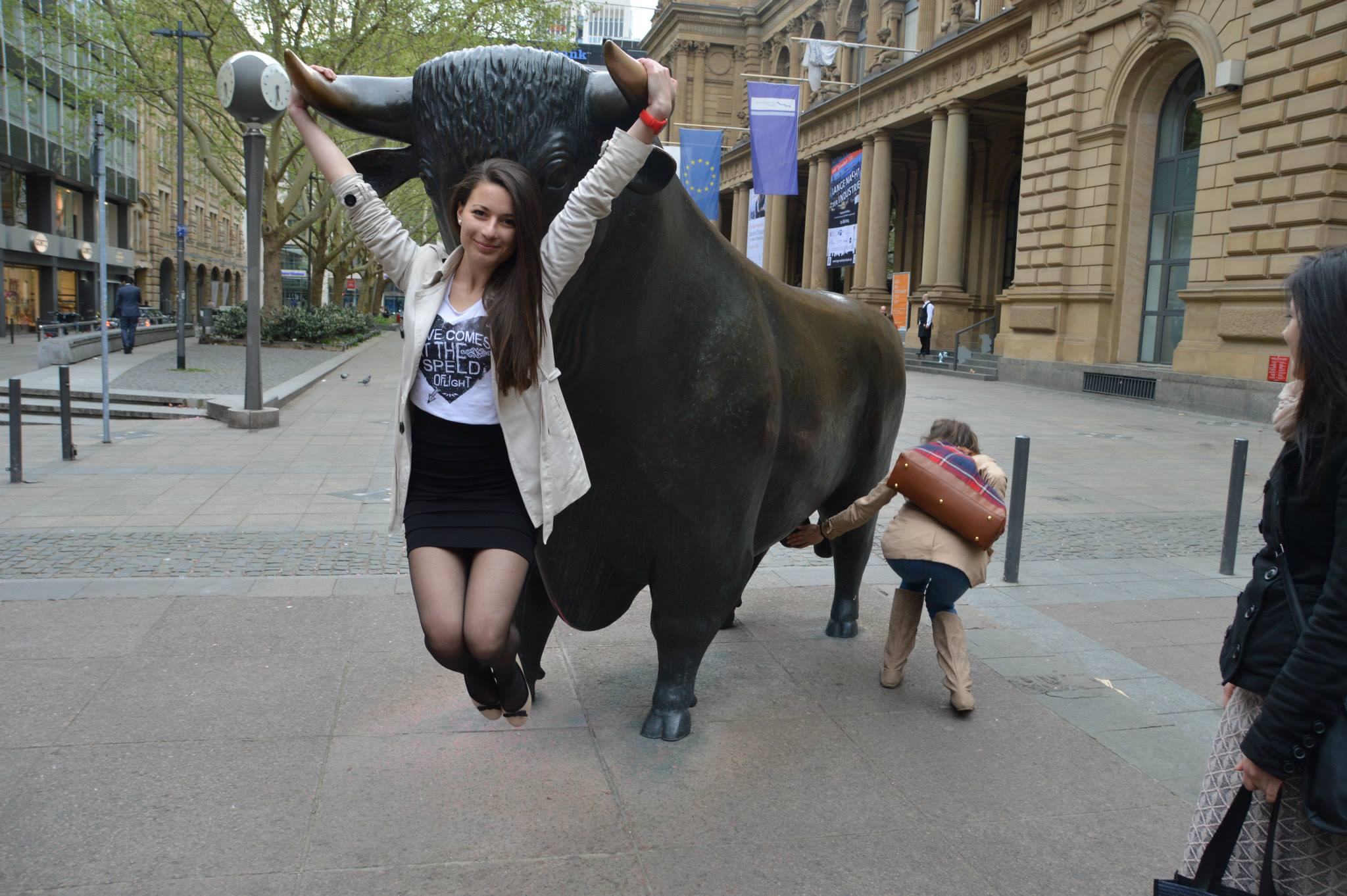 Groping the bull. | Scrolller