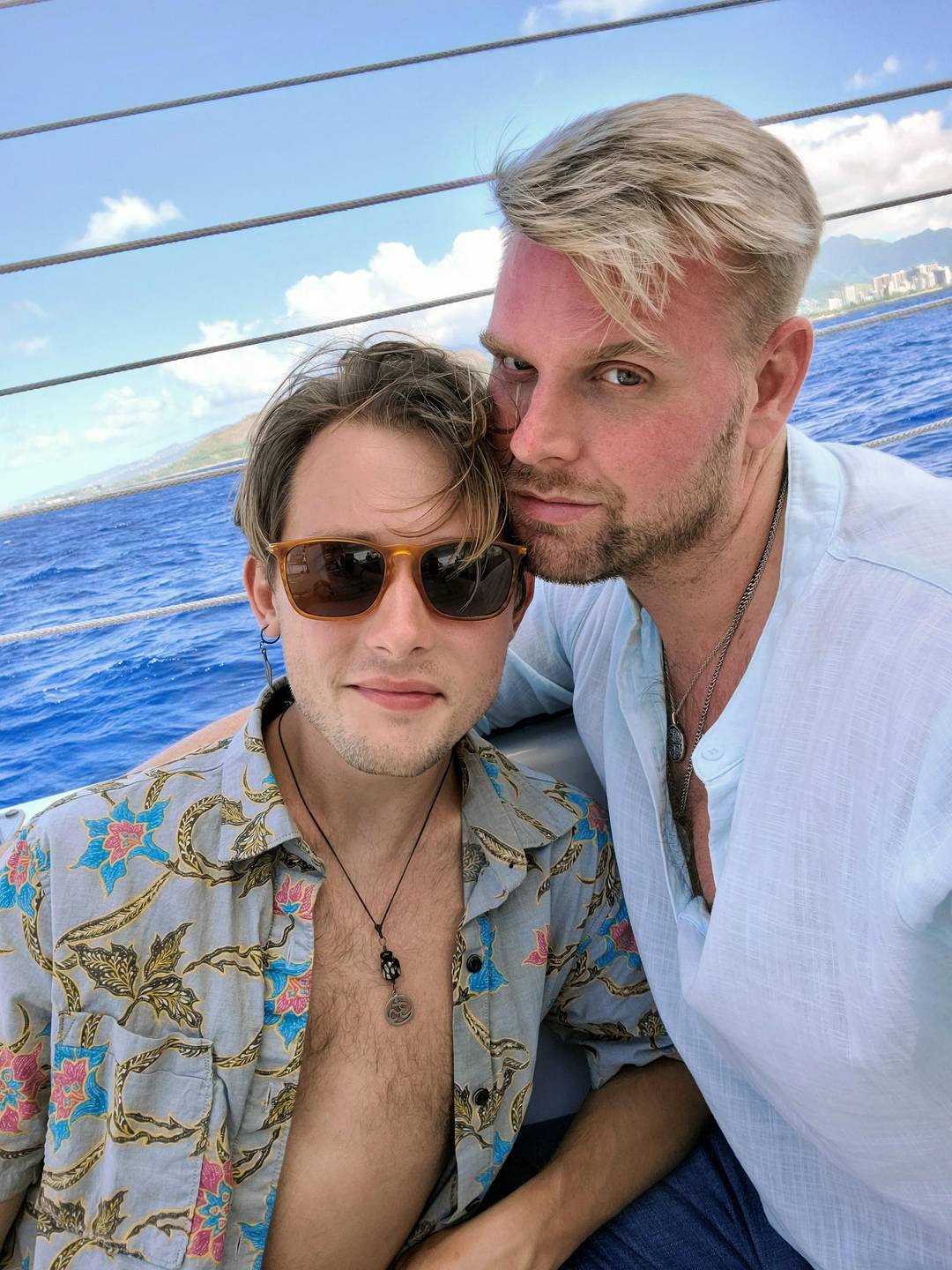 Guess who had his 40th birthday and got engaged in Hawaii?!? Took forever, but I finally made it ...