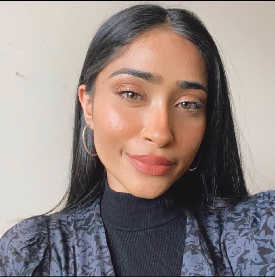 Guys who likes this beautiful whore. | Scrolller