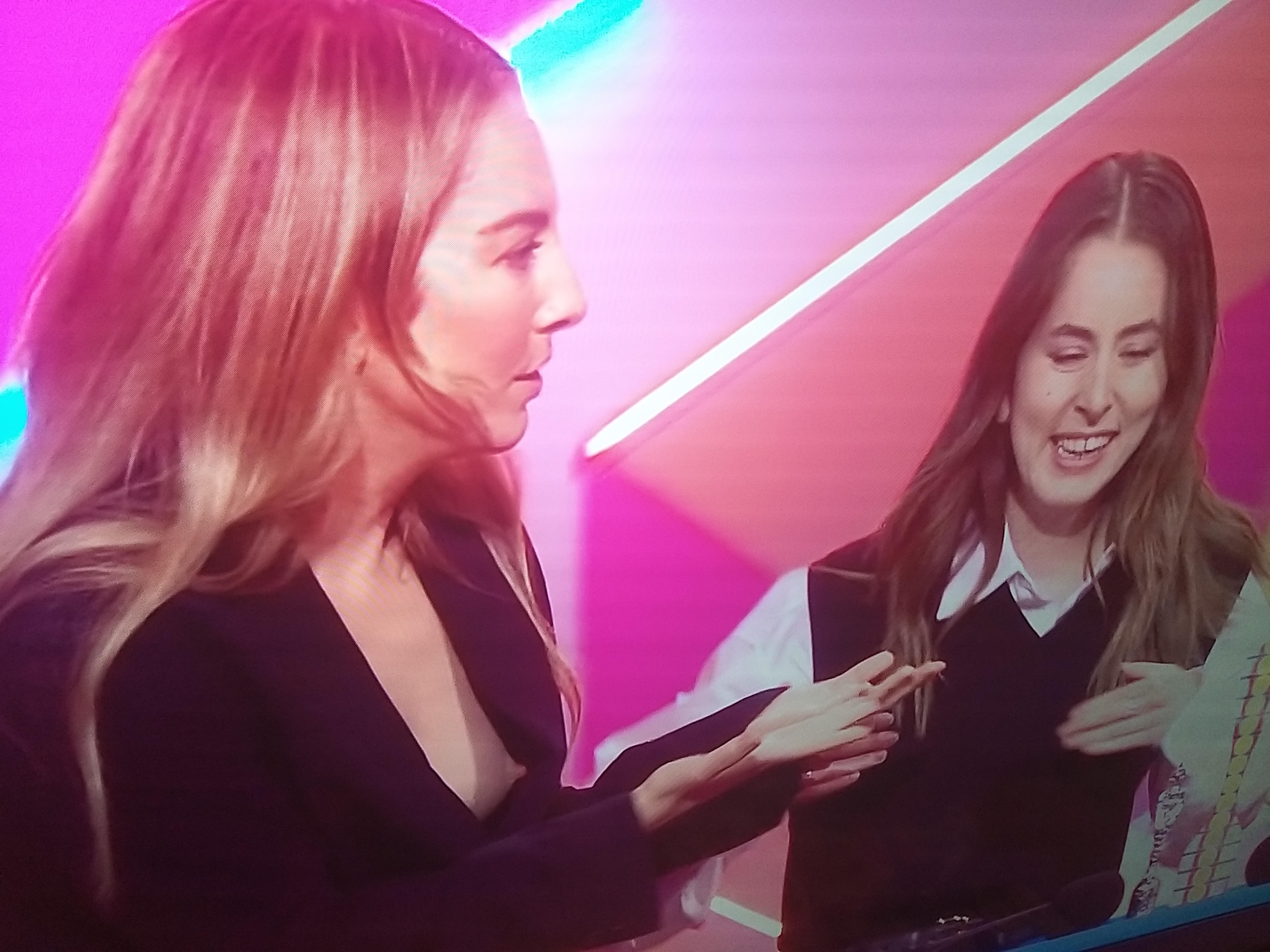 Haim nip slip at the brits | Scrolller