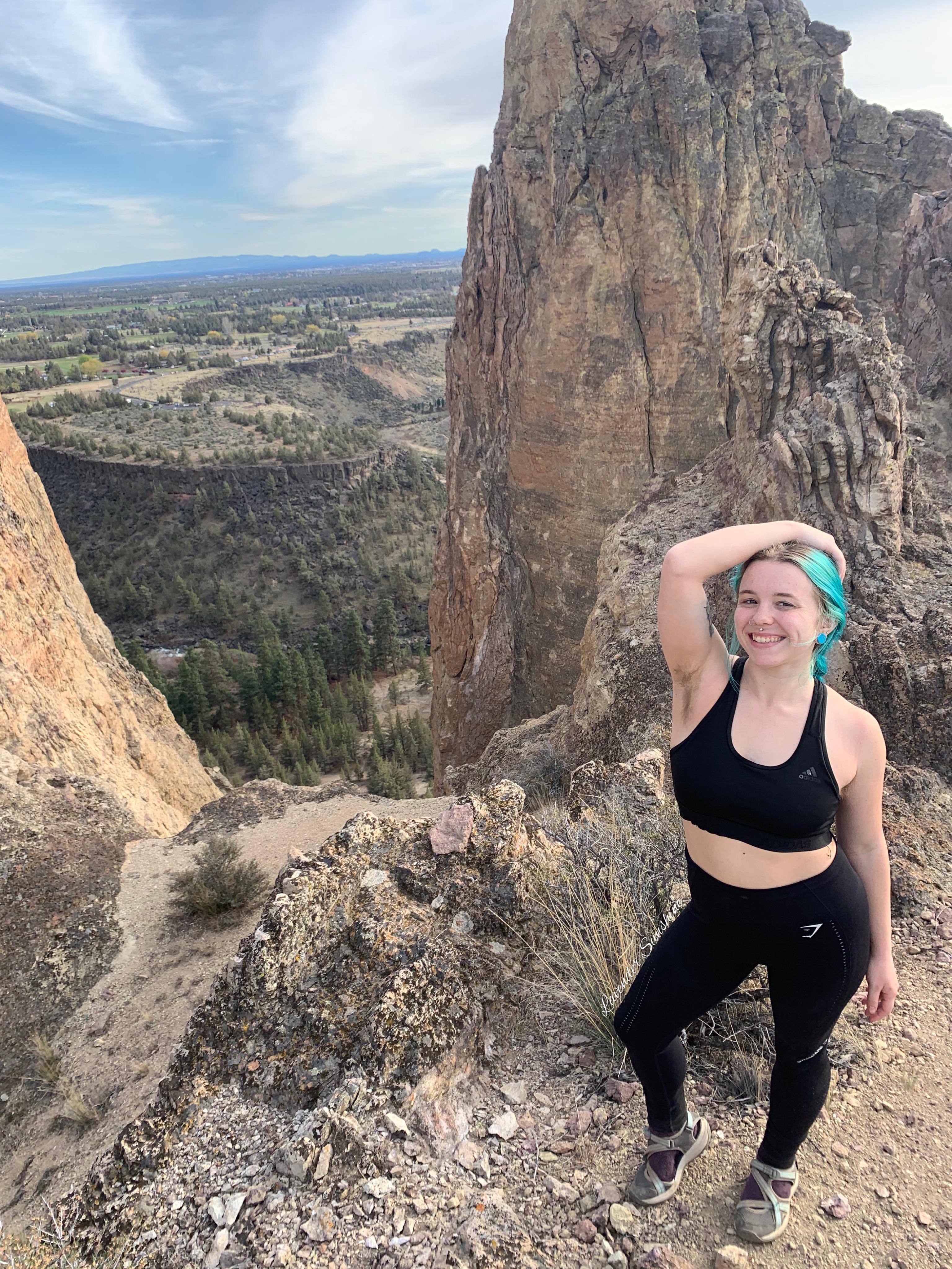 hairy pits out in nature! 💚 | Scrolller