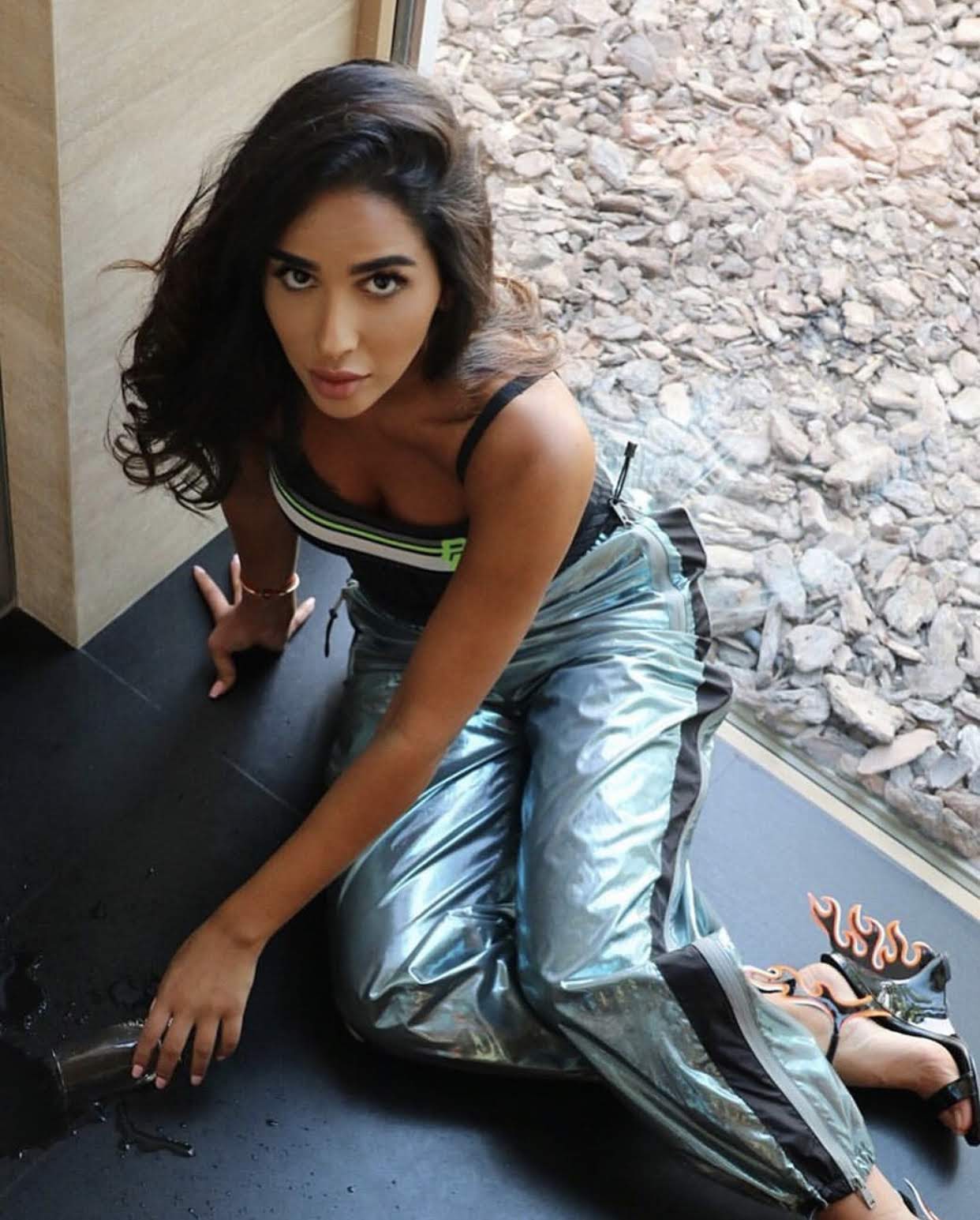 Hala Abdallah | Scrolller