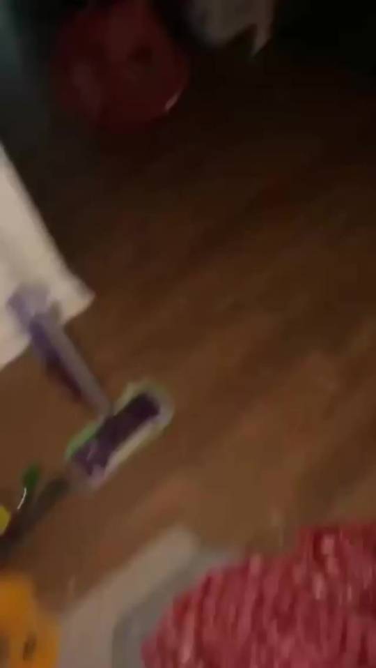 Halp Me Mom Scrolller
