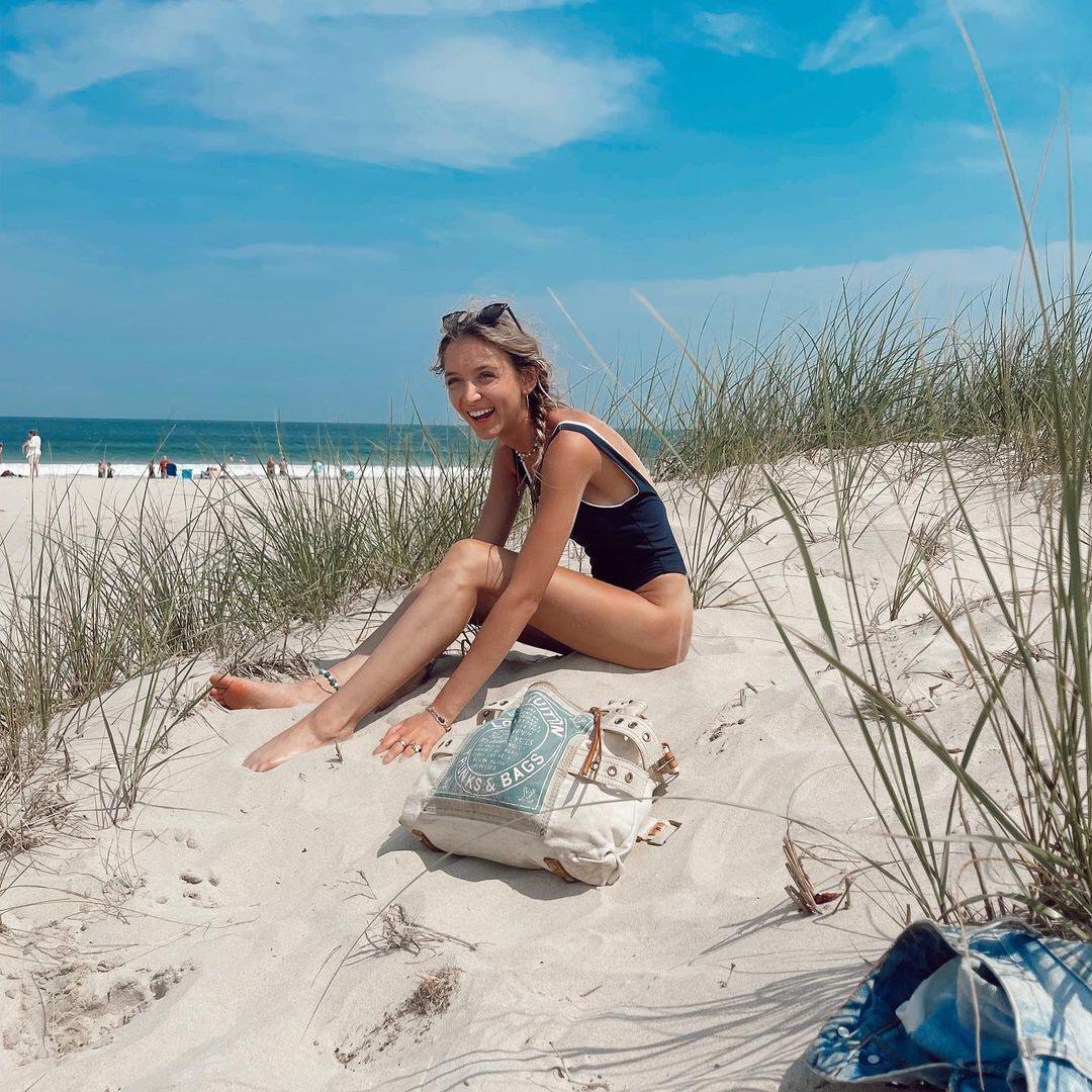 Hana Hayes (@hanahayes_) | Scrolller