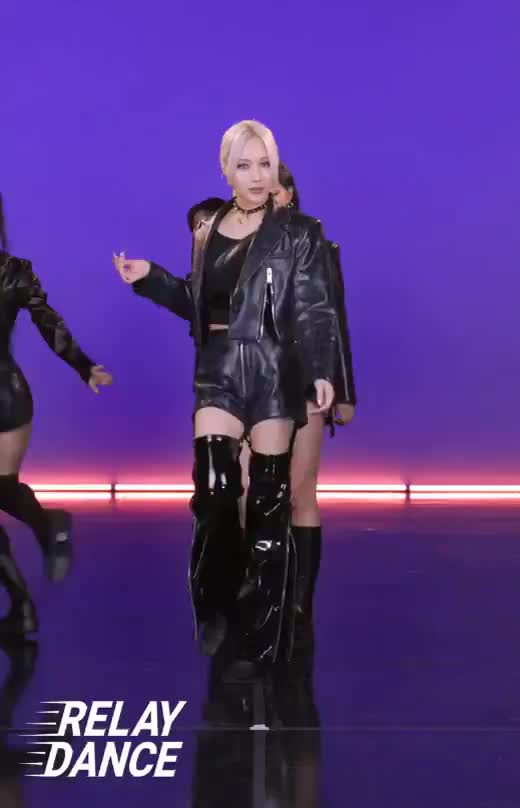 Handong and Siyeon | Scrolller