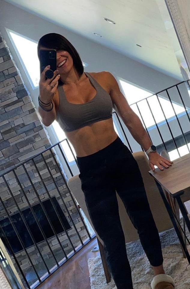 Hannah Jones | Scrolller