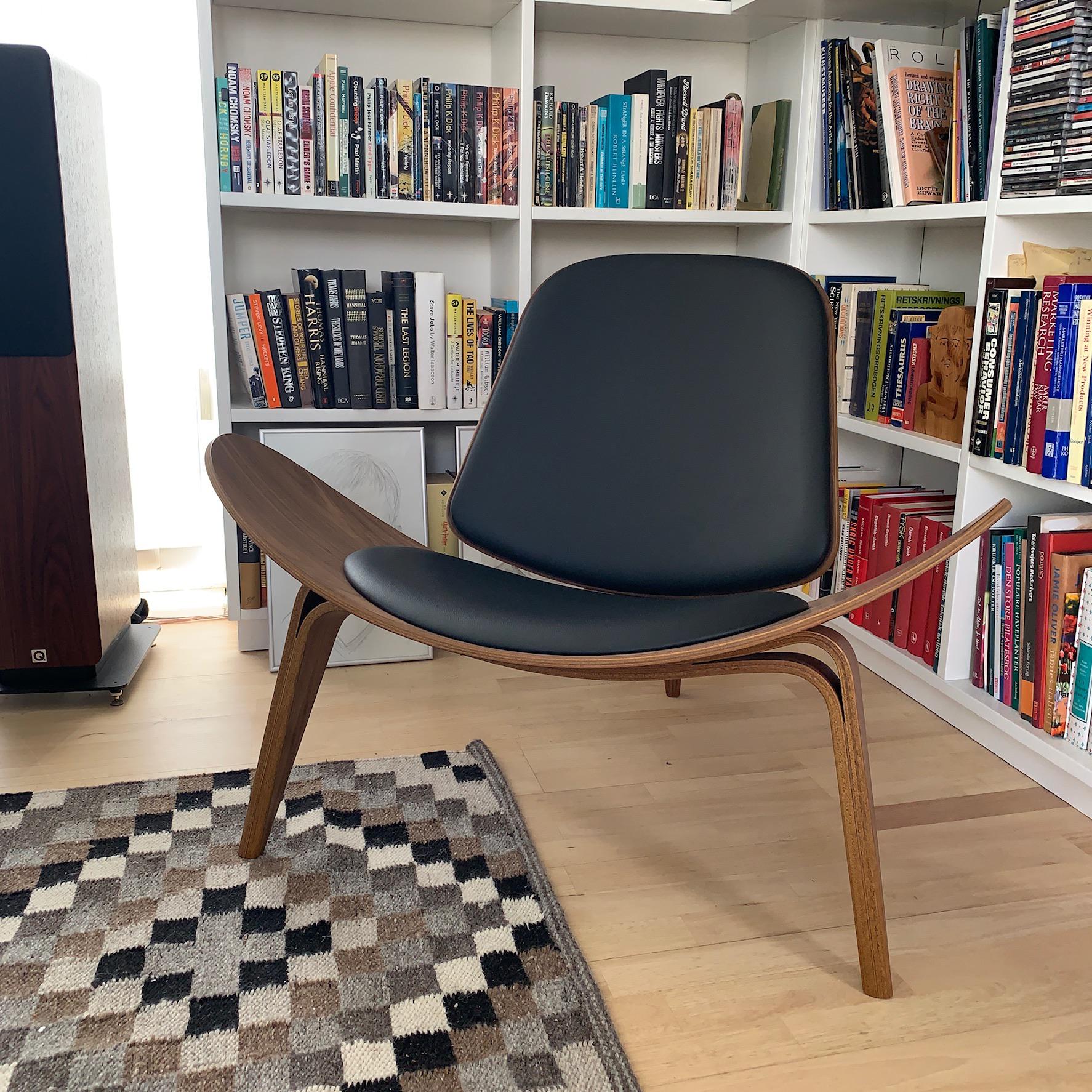 Hans J. Wegner 1963 Shell Chair | Scrolller