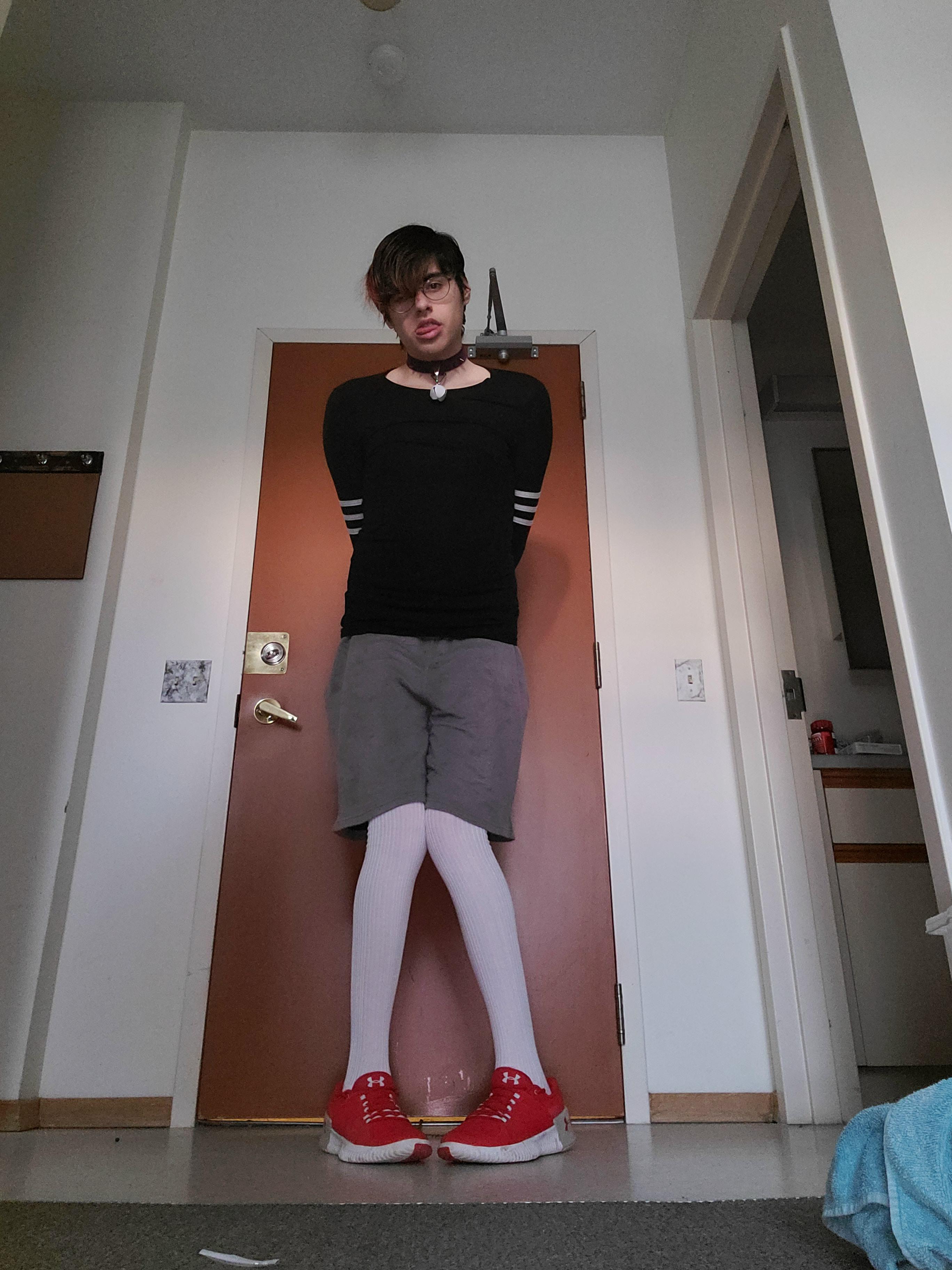 Happi femboy Friday lovelies! Tried goin' for an athletic look.😅 | Scrolller