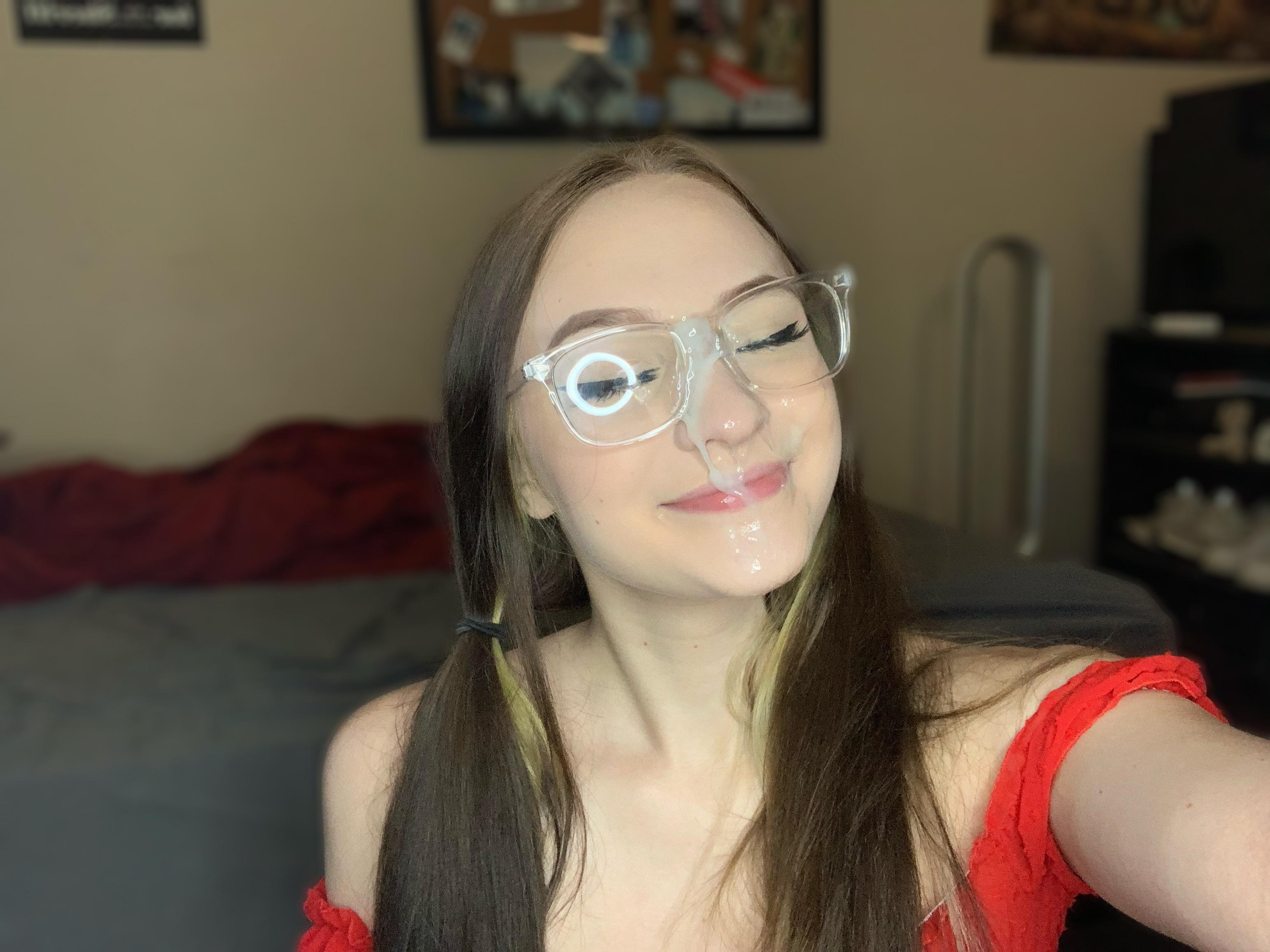Happiest When Im Covered In Cum ๐ Scrolller 6256