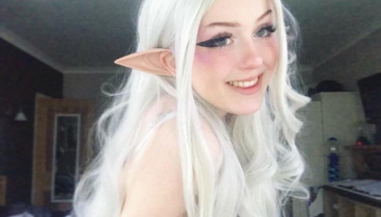 Happy elf | Scrolller