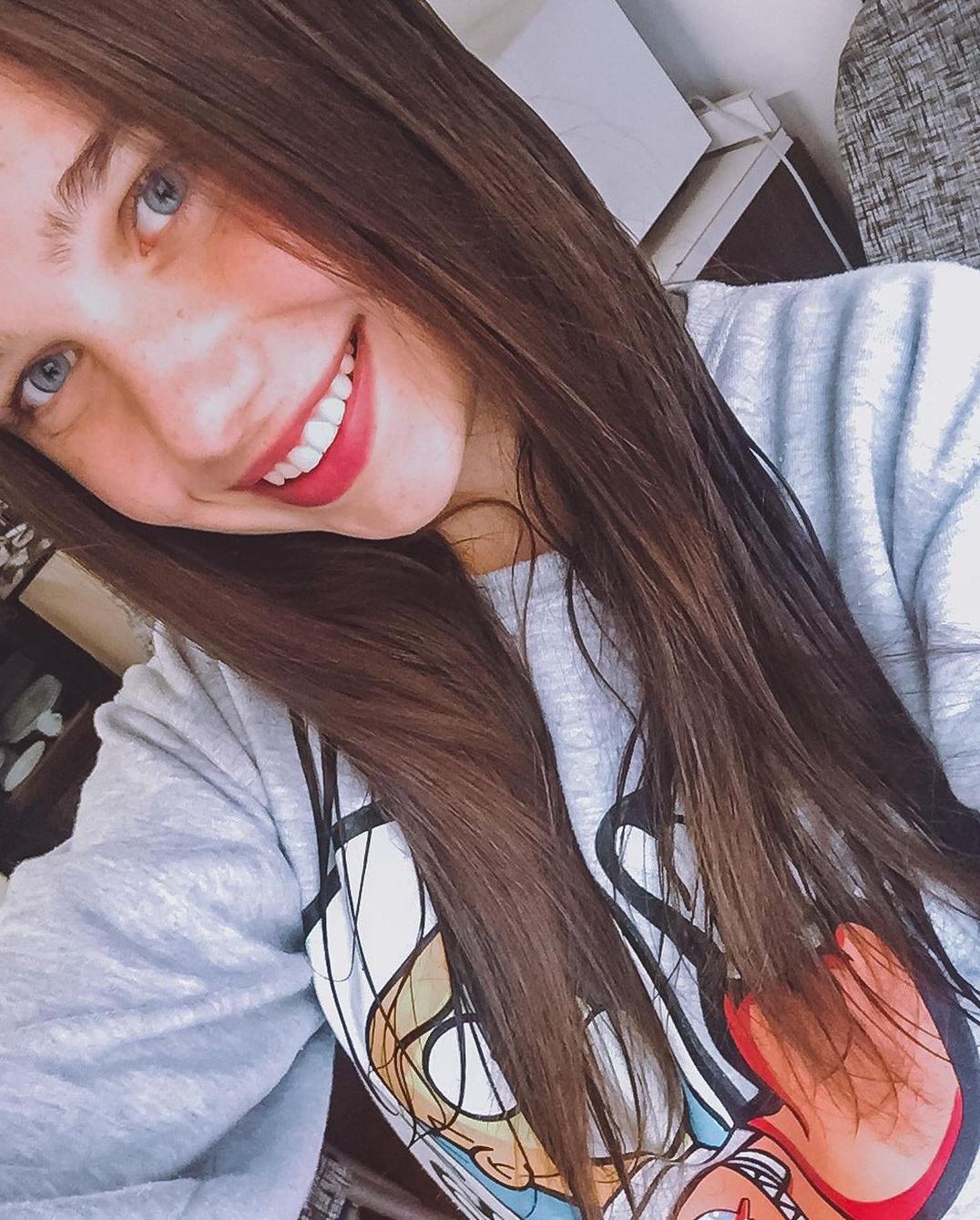 Happy Monday 😘 [18F] | Scrolller