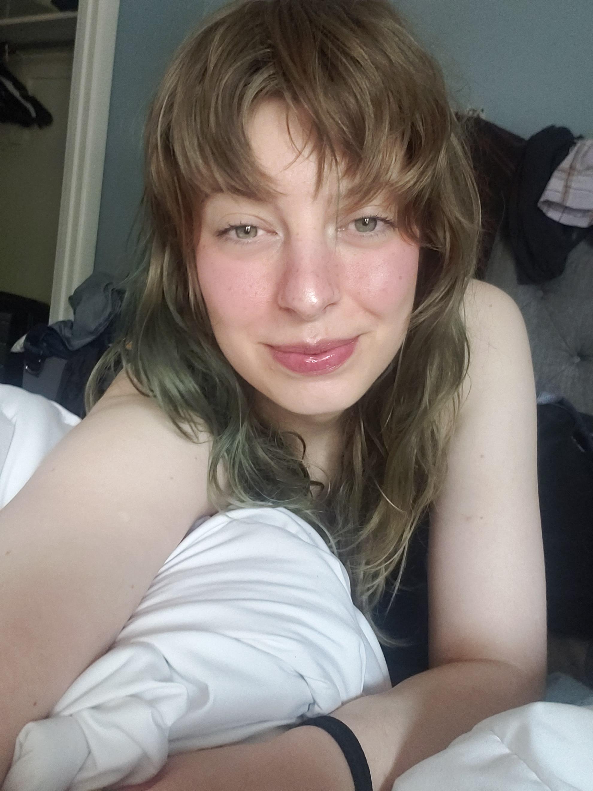 Happy Monday! 🥰 [F27] | Scrolller