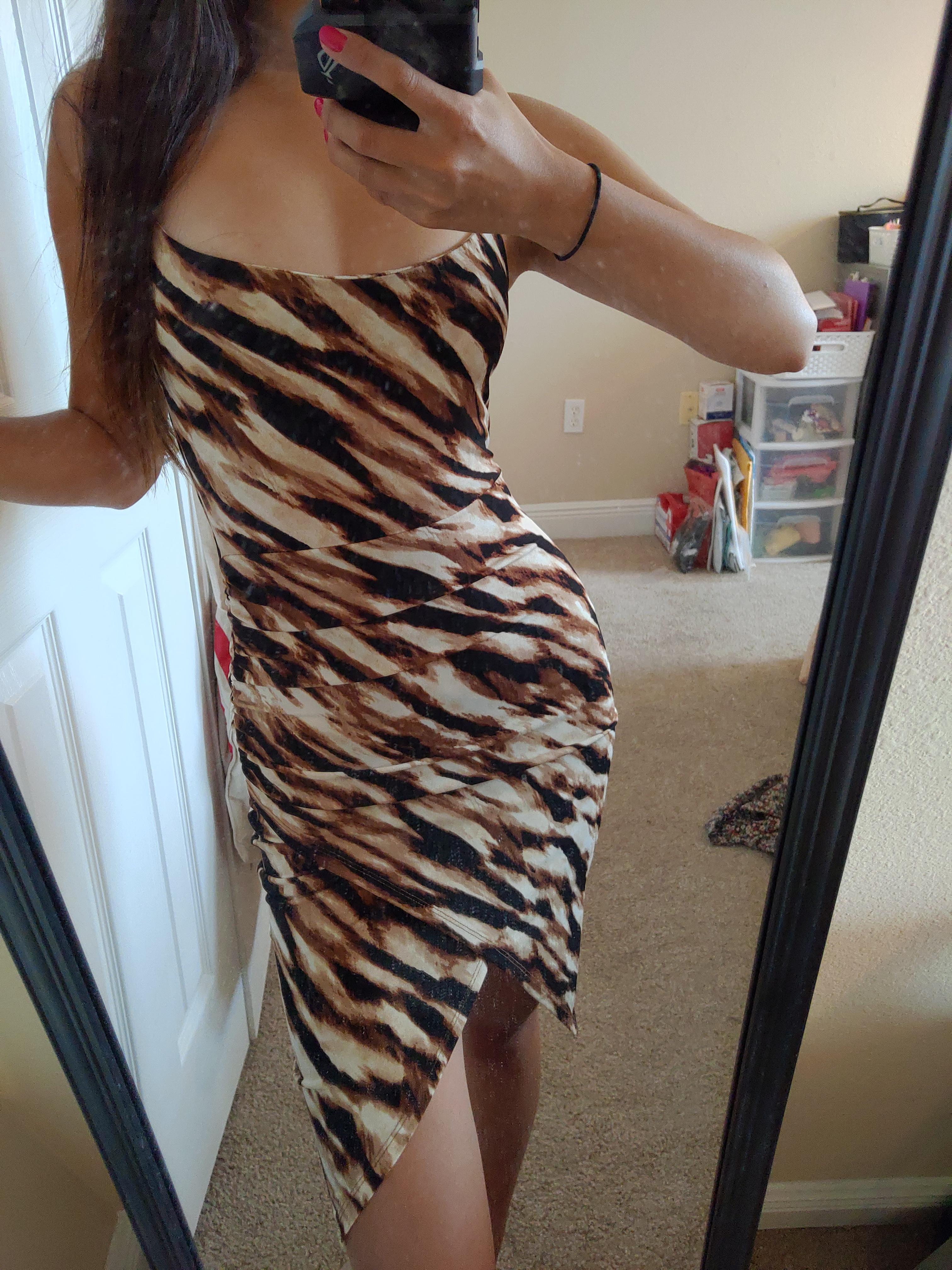 Happy Monday sweeties. Roar🐯 | Scrolller