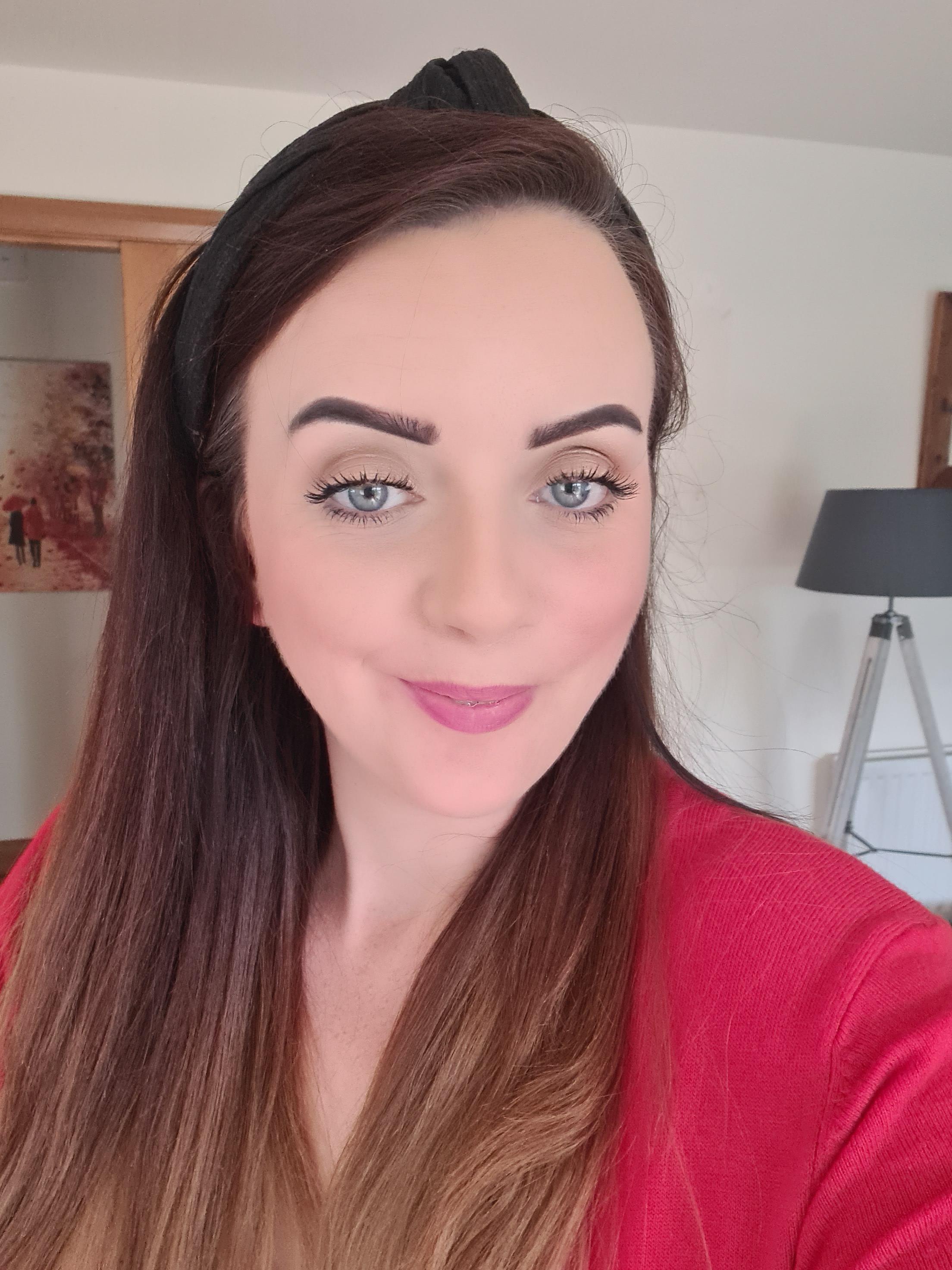 Happy Sunday 😊 wearing red for England 🇬🇧🏴󠁧󠁢󠁥󠁮󠁧󠁿🏴󠁧󠁢󠁥󠁮󠁧󠁿 38F | Scrolller