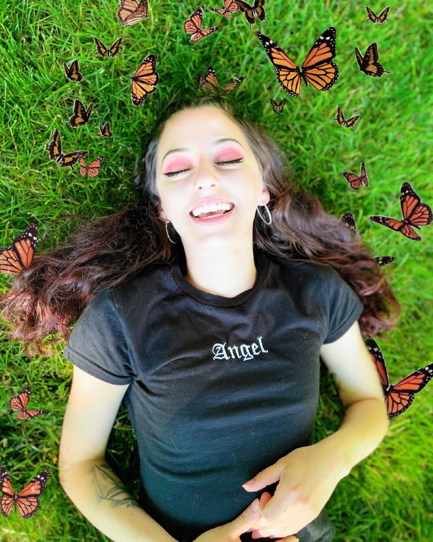 Happy Tuesday don’t forget to find something to smile about today 🙂 | Scrolller