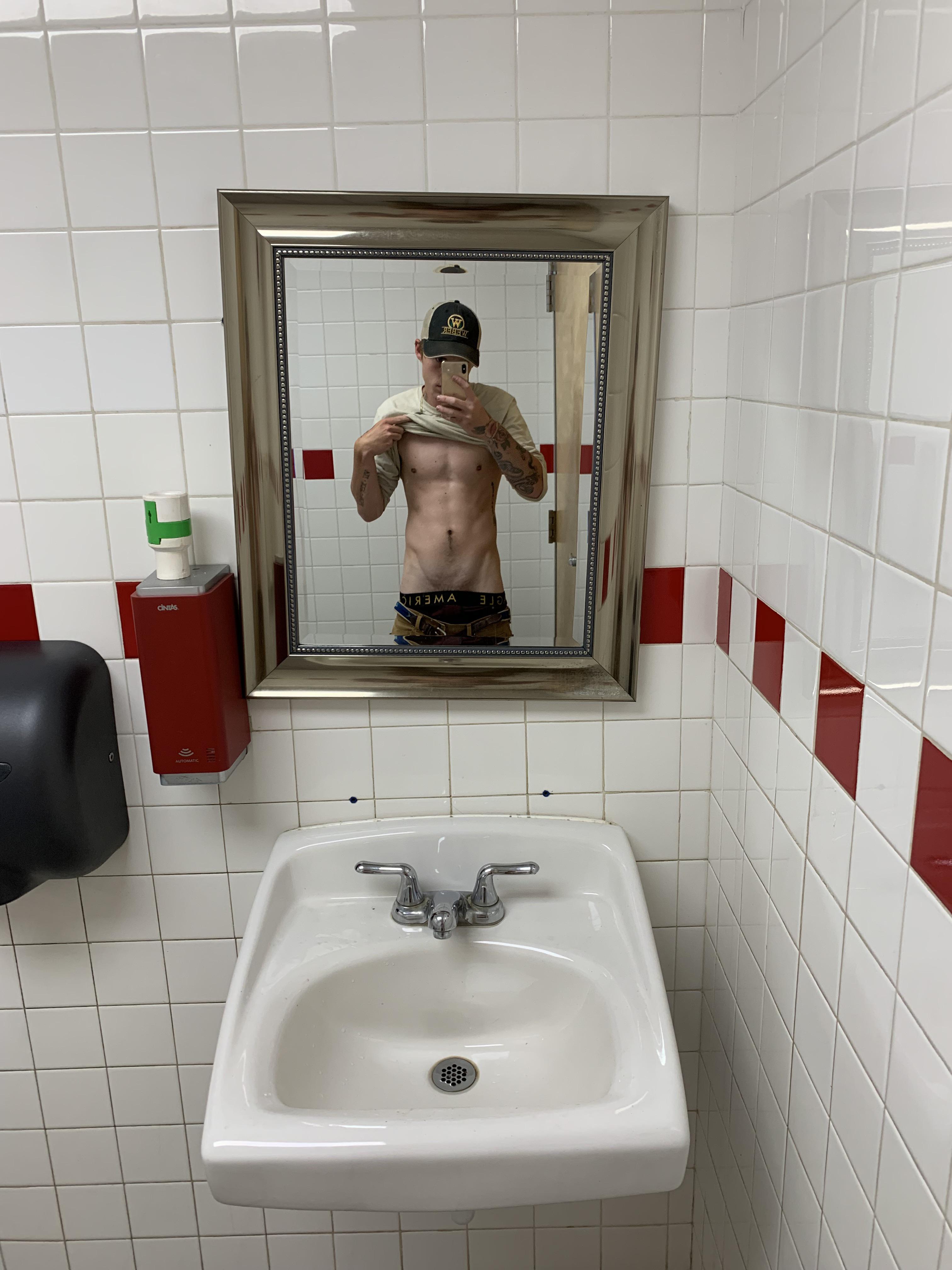 Hard workin | Scrolller